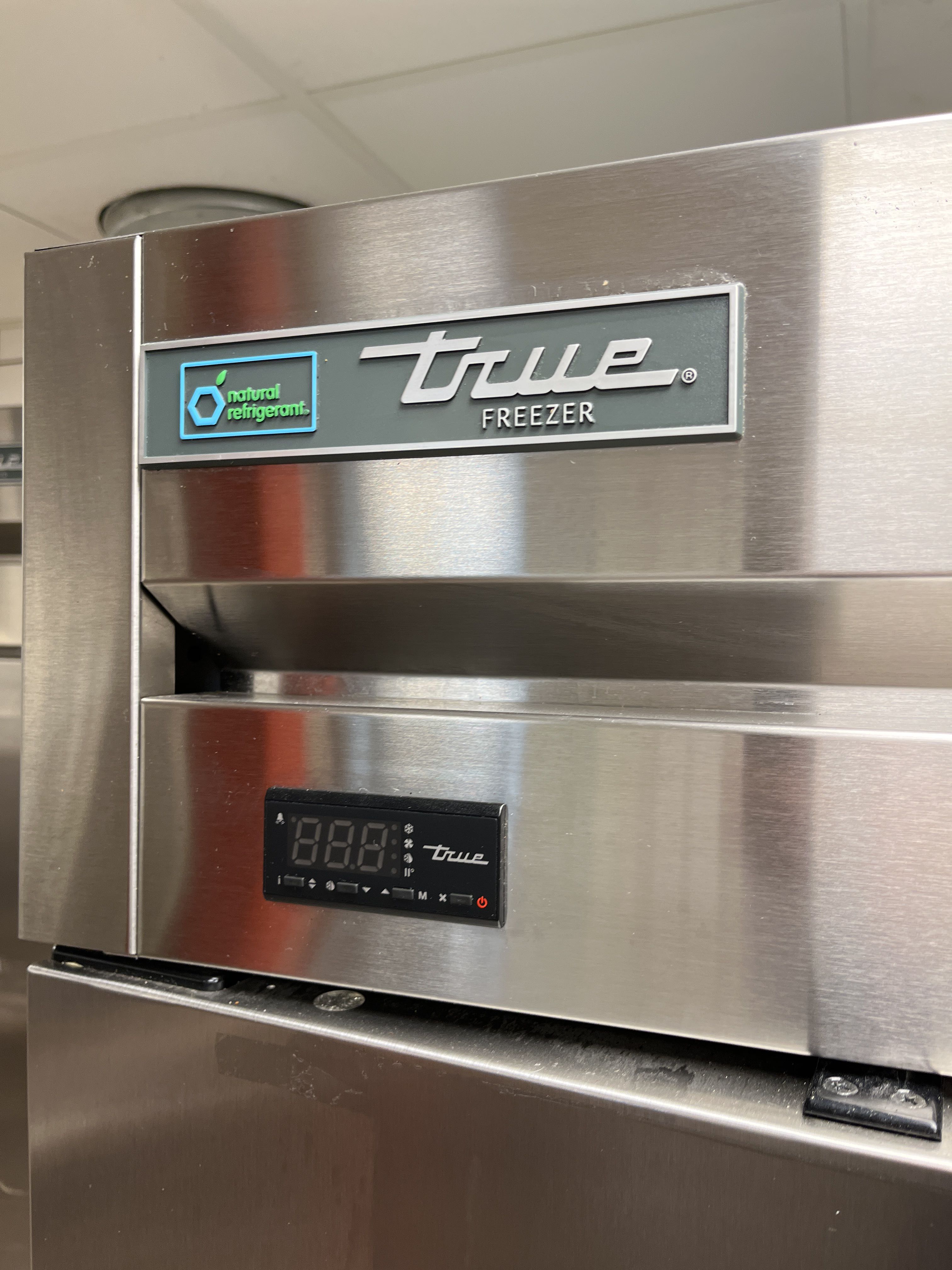 Refrigerator True T-19F-HC - PS Auction - We value the future - Largest ...