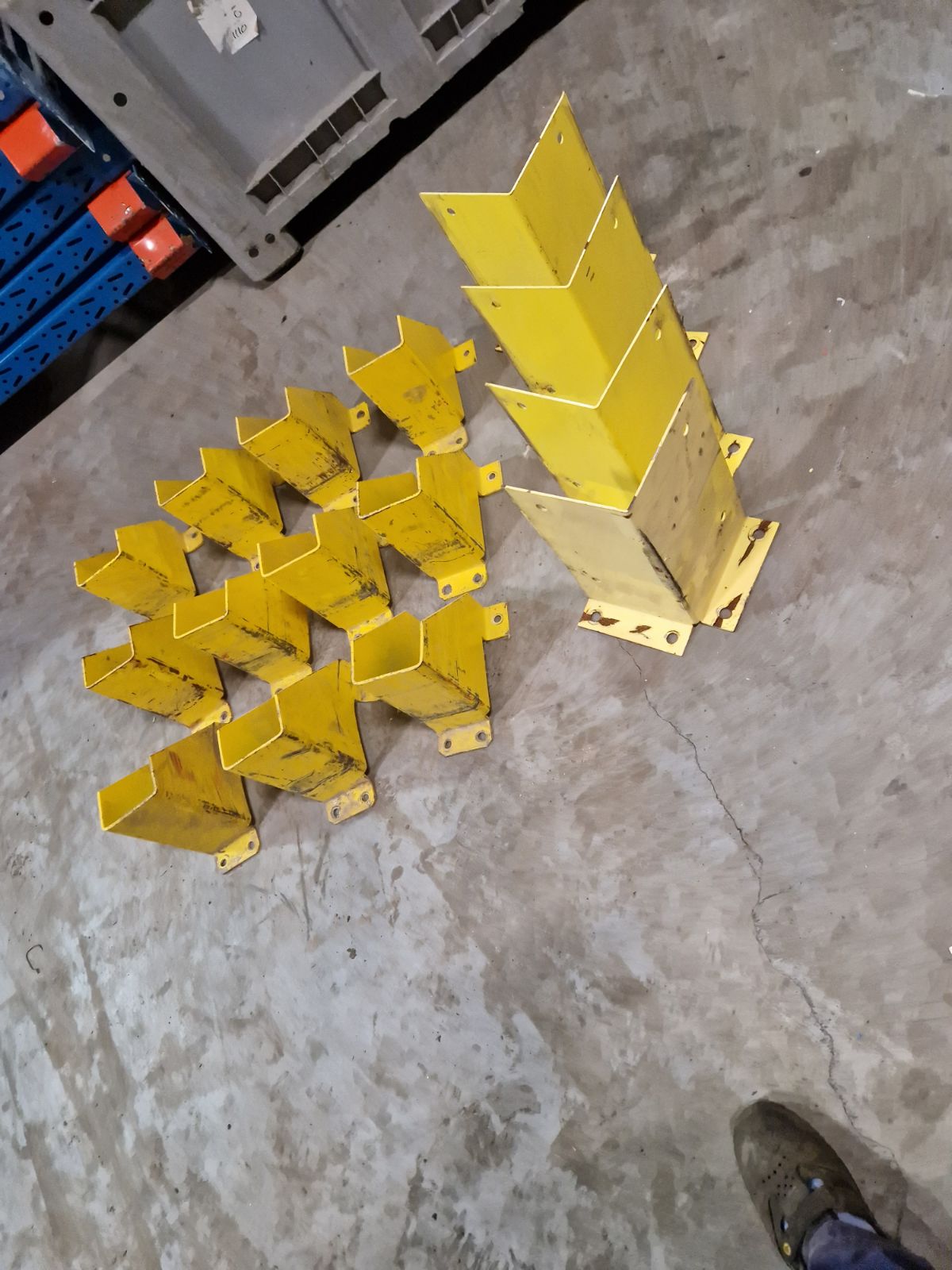 11 crash guards for pallet racks - PS Auction - We value the future ...