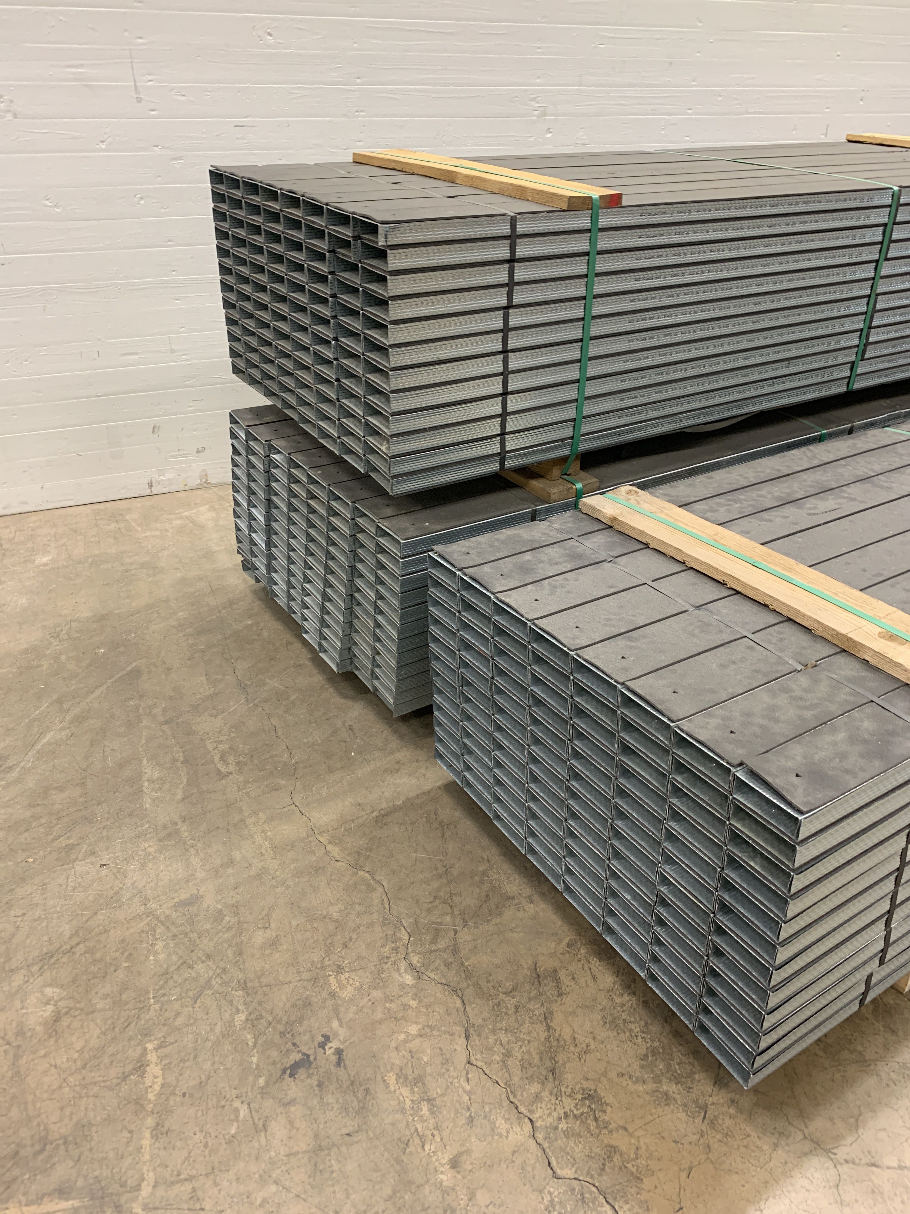 1250pcs Rails Skp 9530 Note 30mm High With Polyethylene Cloth 2500mm