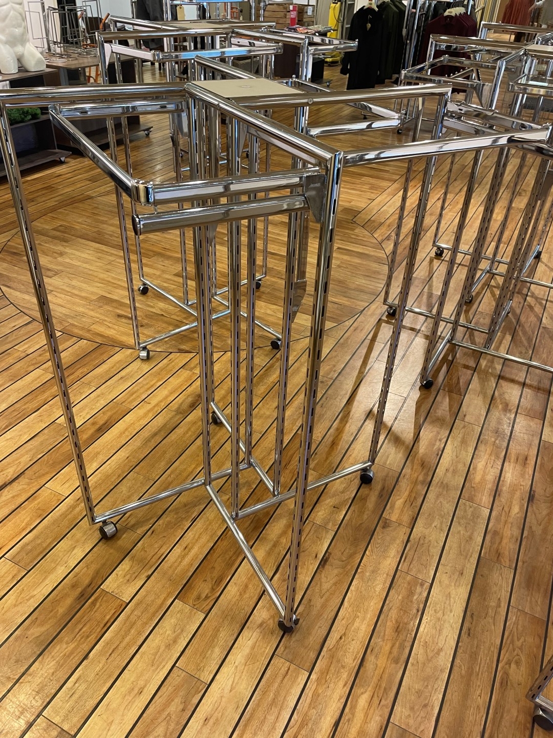 Klädställningar 12st - Auktioner online - Nätauktioner ...