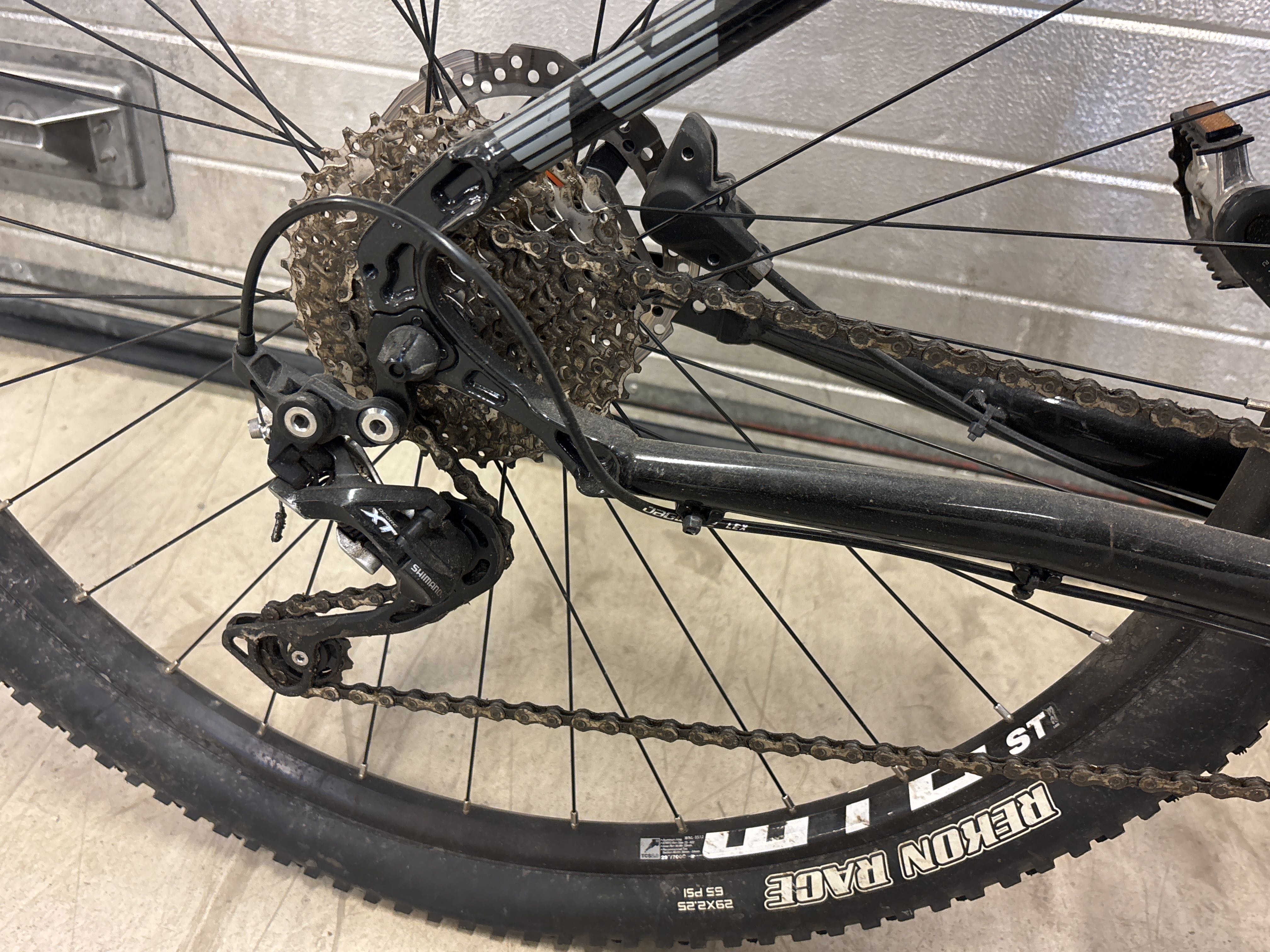Mountainbike - White XC 290 Pro - Auktioner online - Nätauktioner ...