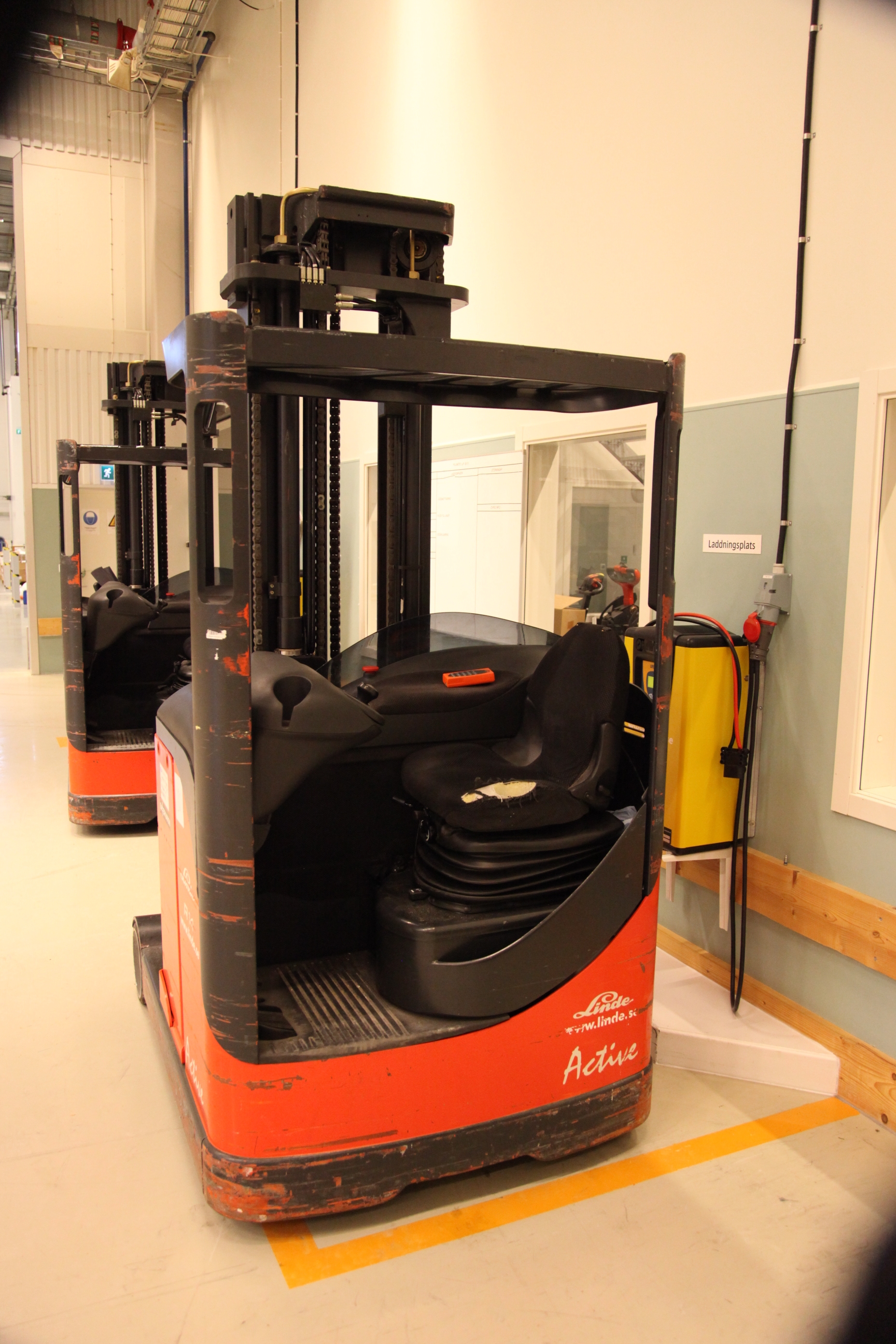 Reach truck Linde R14 active - PS Auction - We value the future ...
