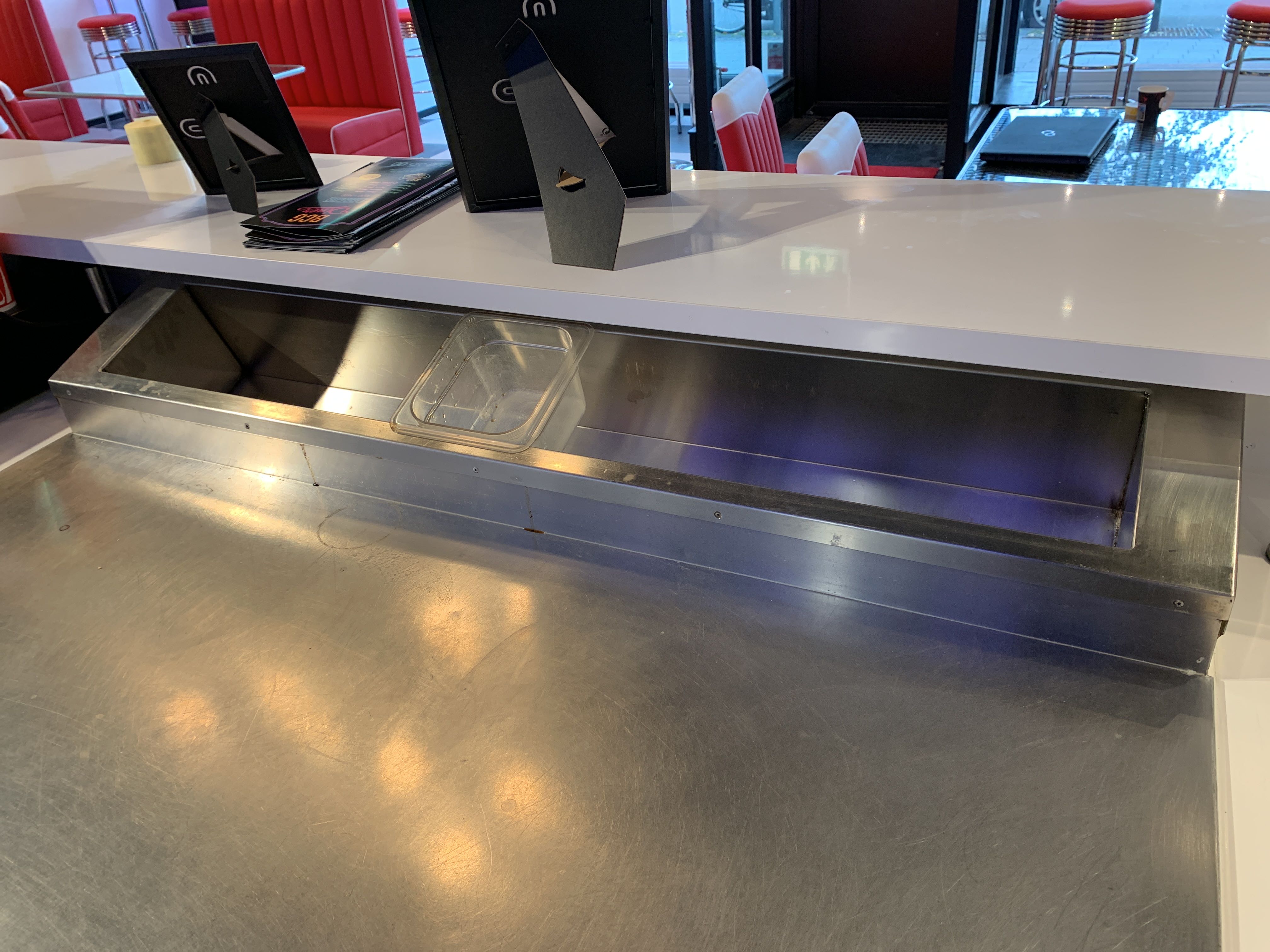 Cooling Bench With Six Pull Out Drawers And Cooling Trough Kema Bkhb