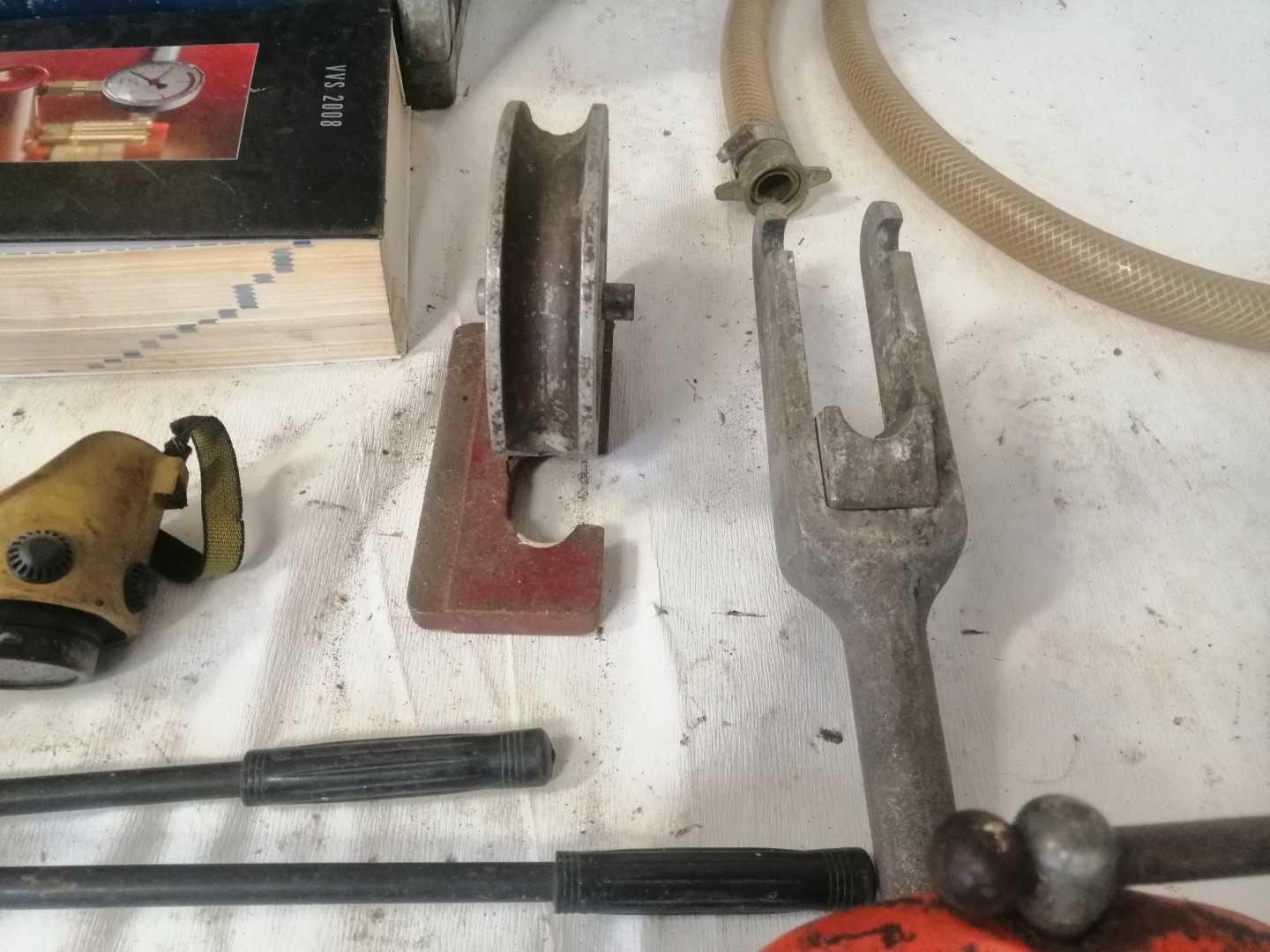 Fitter box with plumbing accessories - PS Auction - We value the future ...