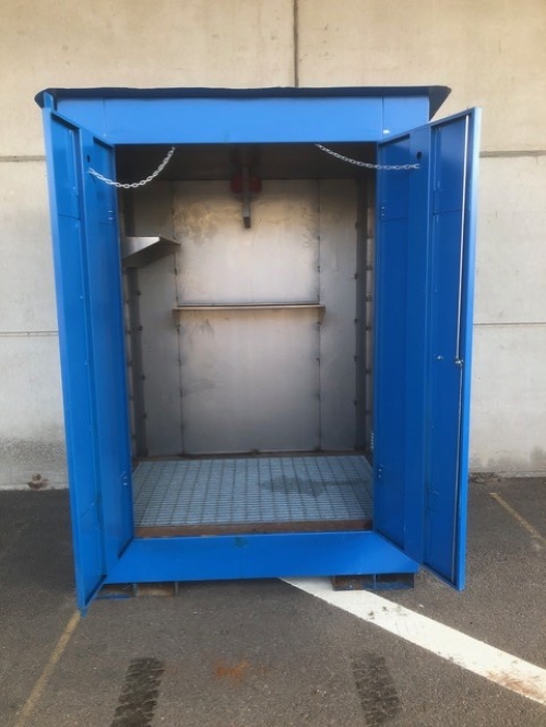 Lockable environmental cabinet for hazardous waste - PS Auction - We ...