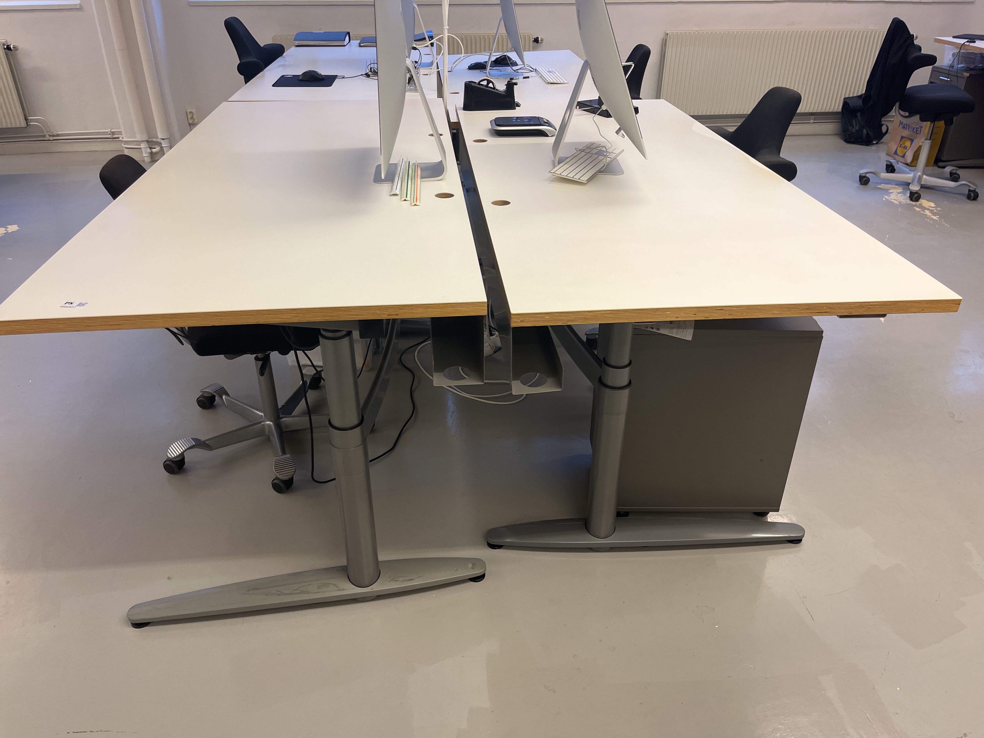 4 raise and lower desks with office chairs - PS Auction - We value the ...