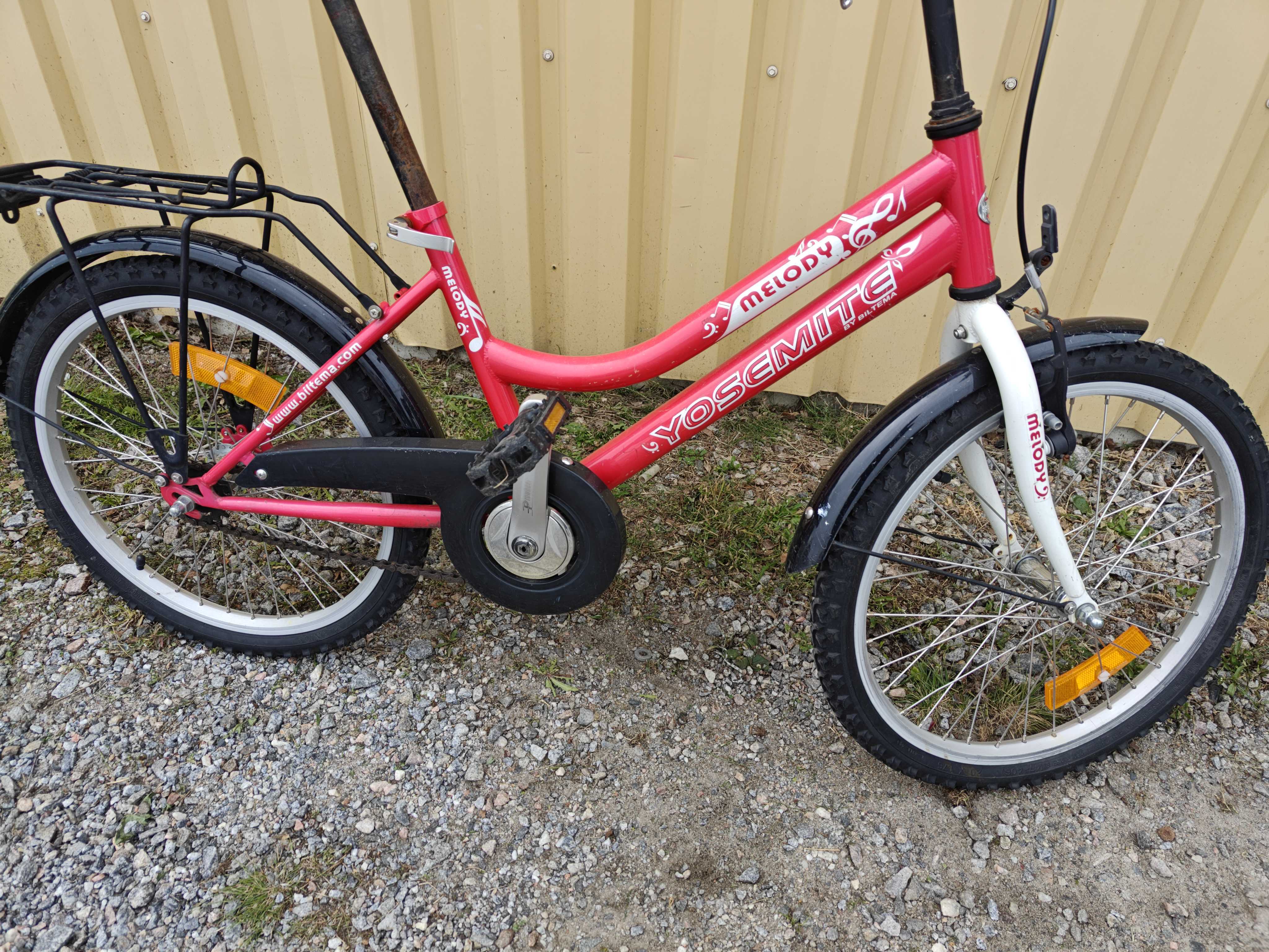Parti med 13 st cyklar samt en kickbike - Auktioner online ...
