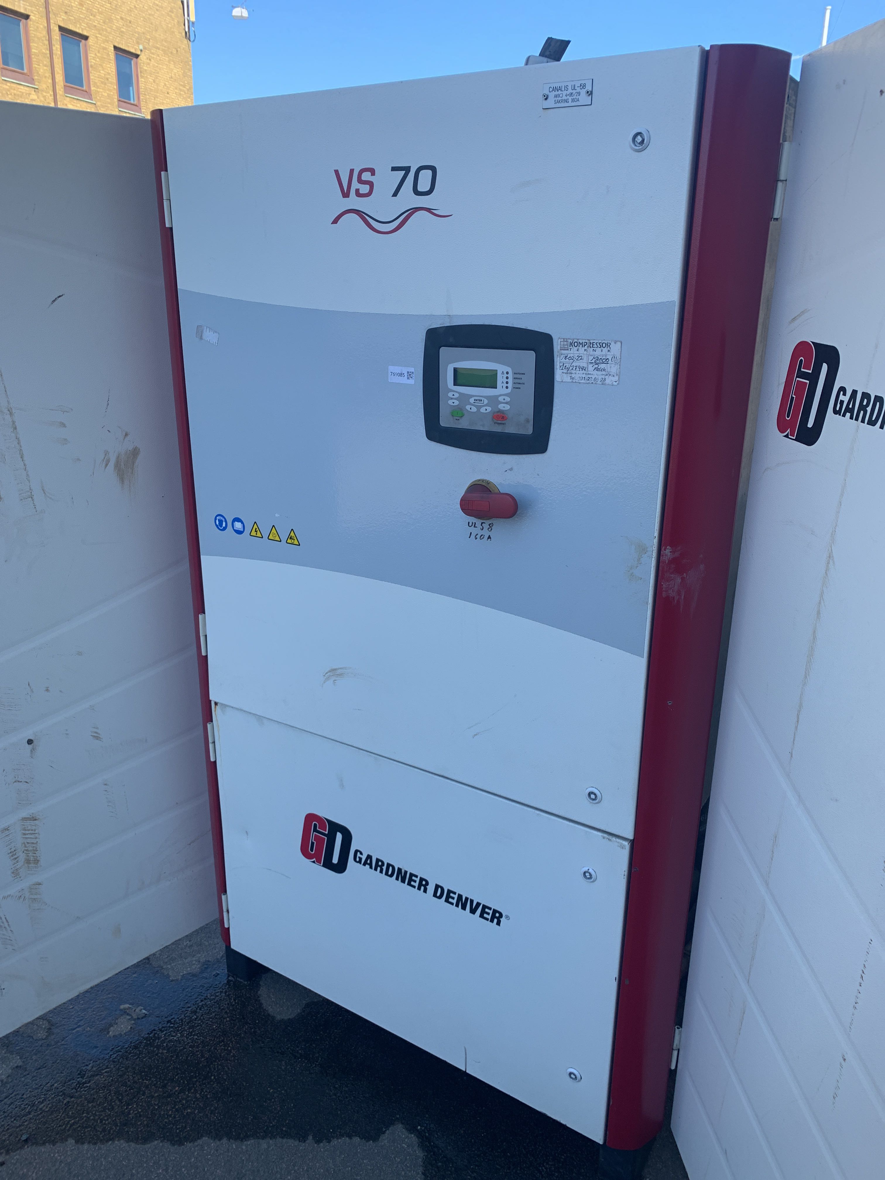 Screw compressor Gardner Denver VS70 -2010 with tank - PS Auction - We ...