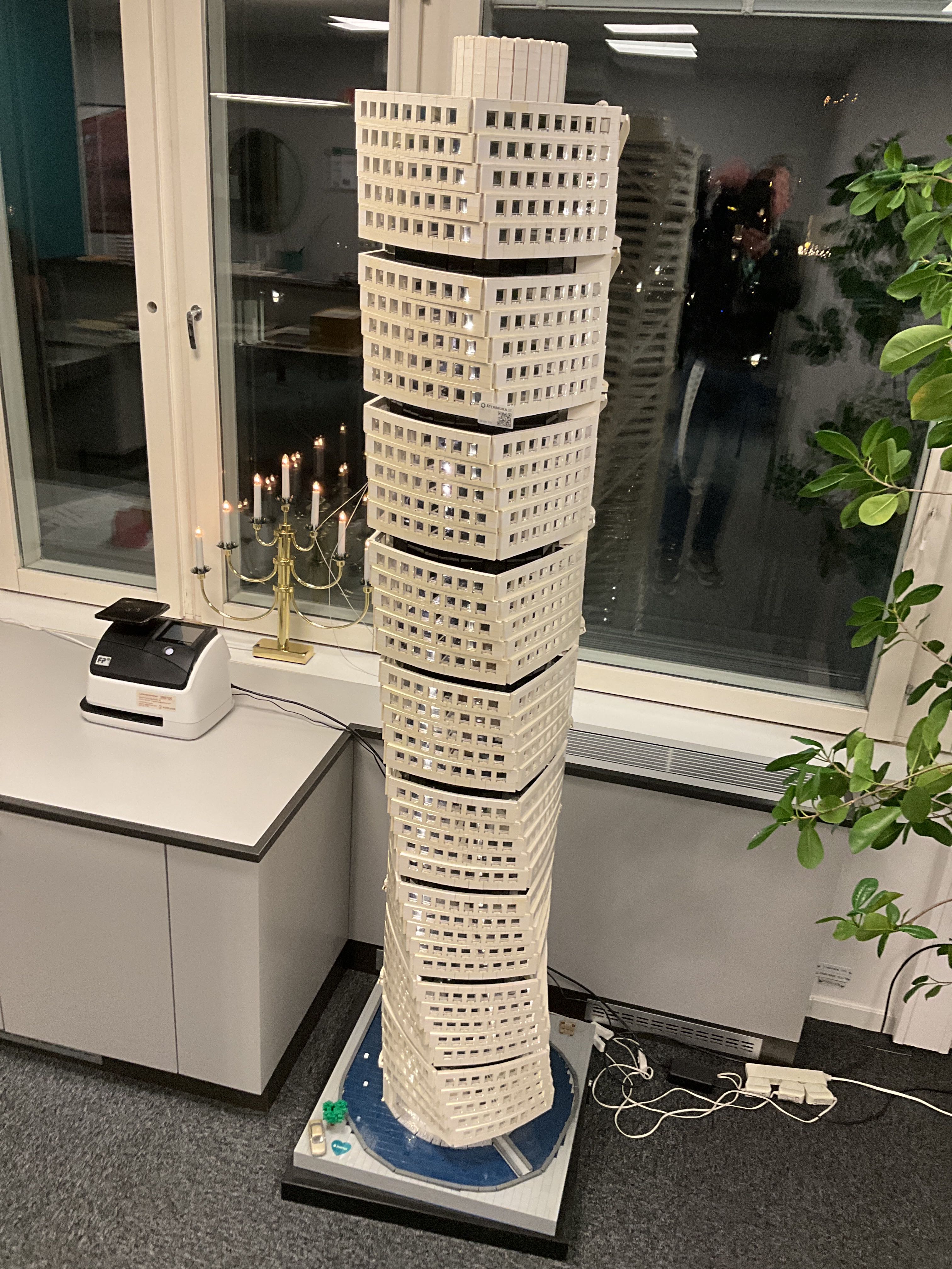 Turning Torso i lego - Auktioner online - Nätauktioner ...