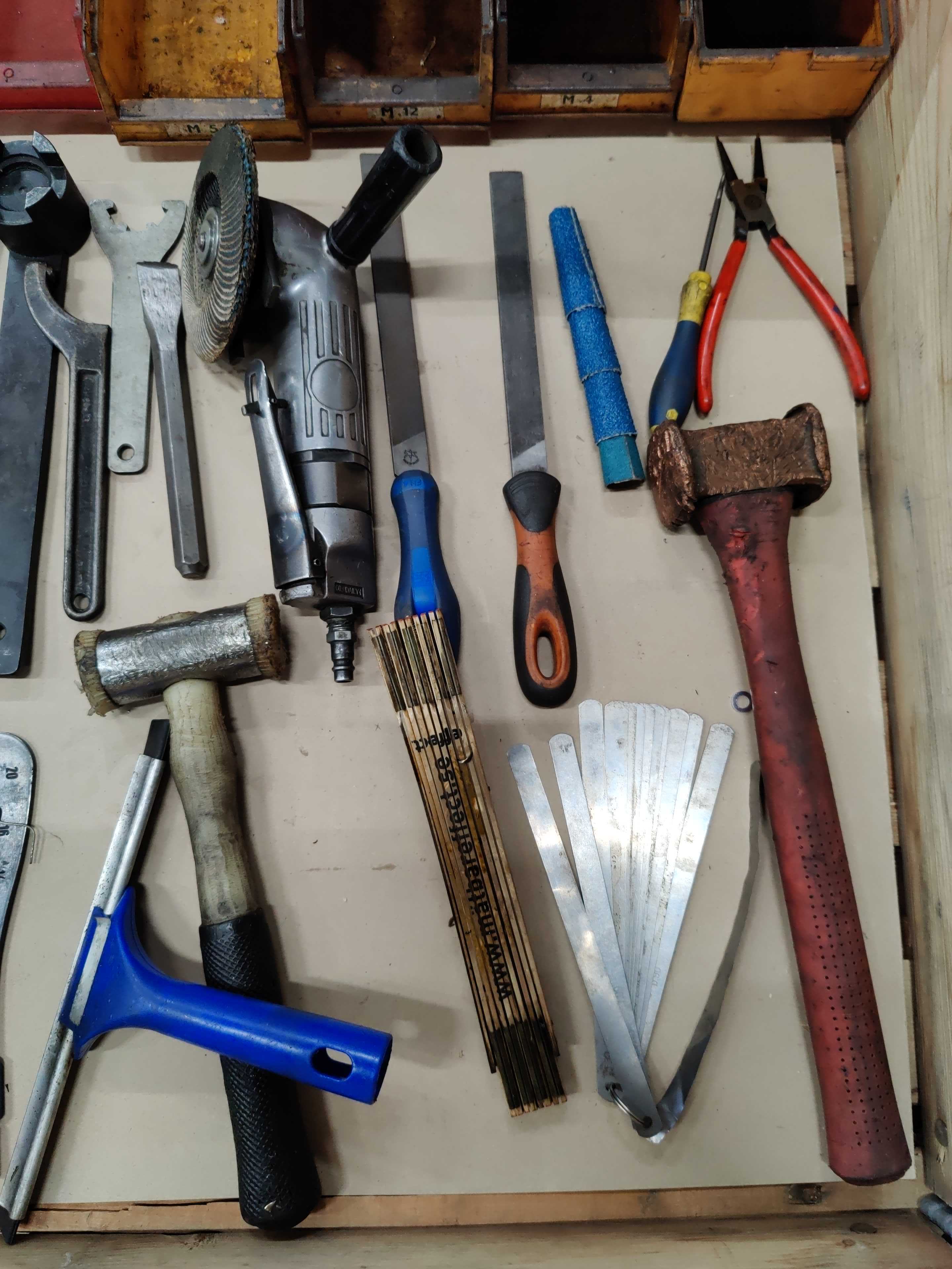 Hand tools and workshop accessories - PS Auction - We value the future ...