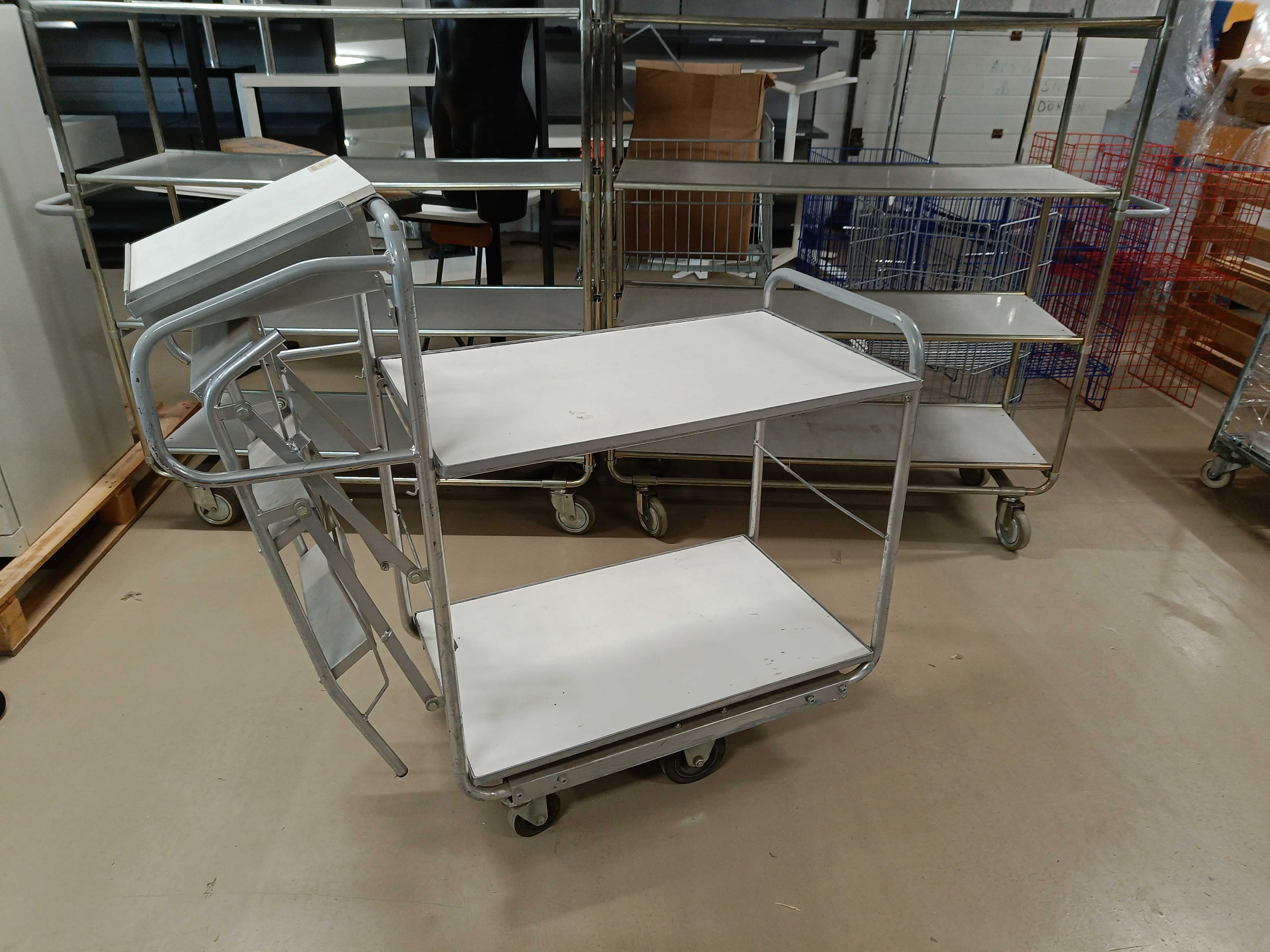 3 parcel trolleys - PS Auction - We value the future - Largest in net ...