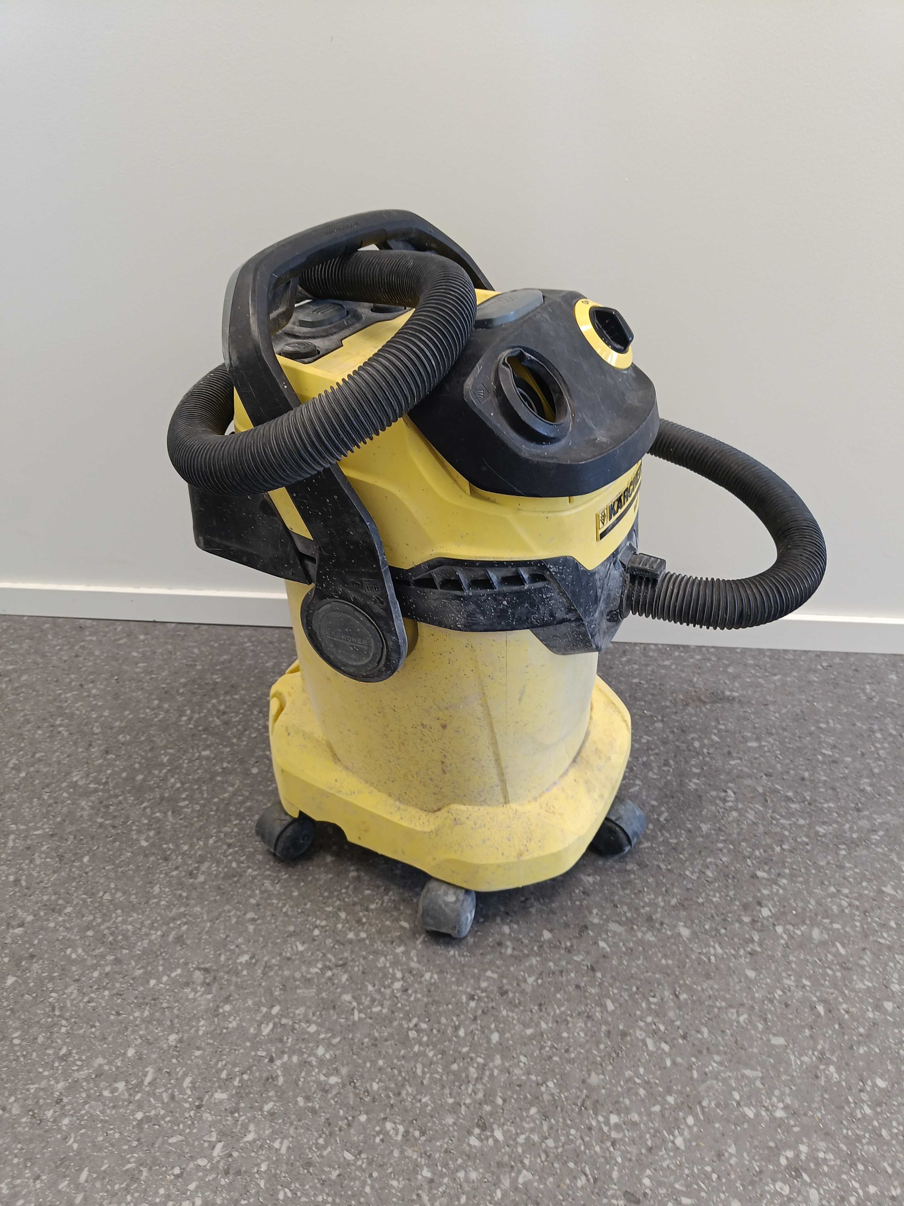Industridammsugare Kärcher WD5 - Auktioner online - Nätauktioner ...