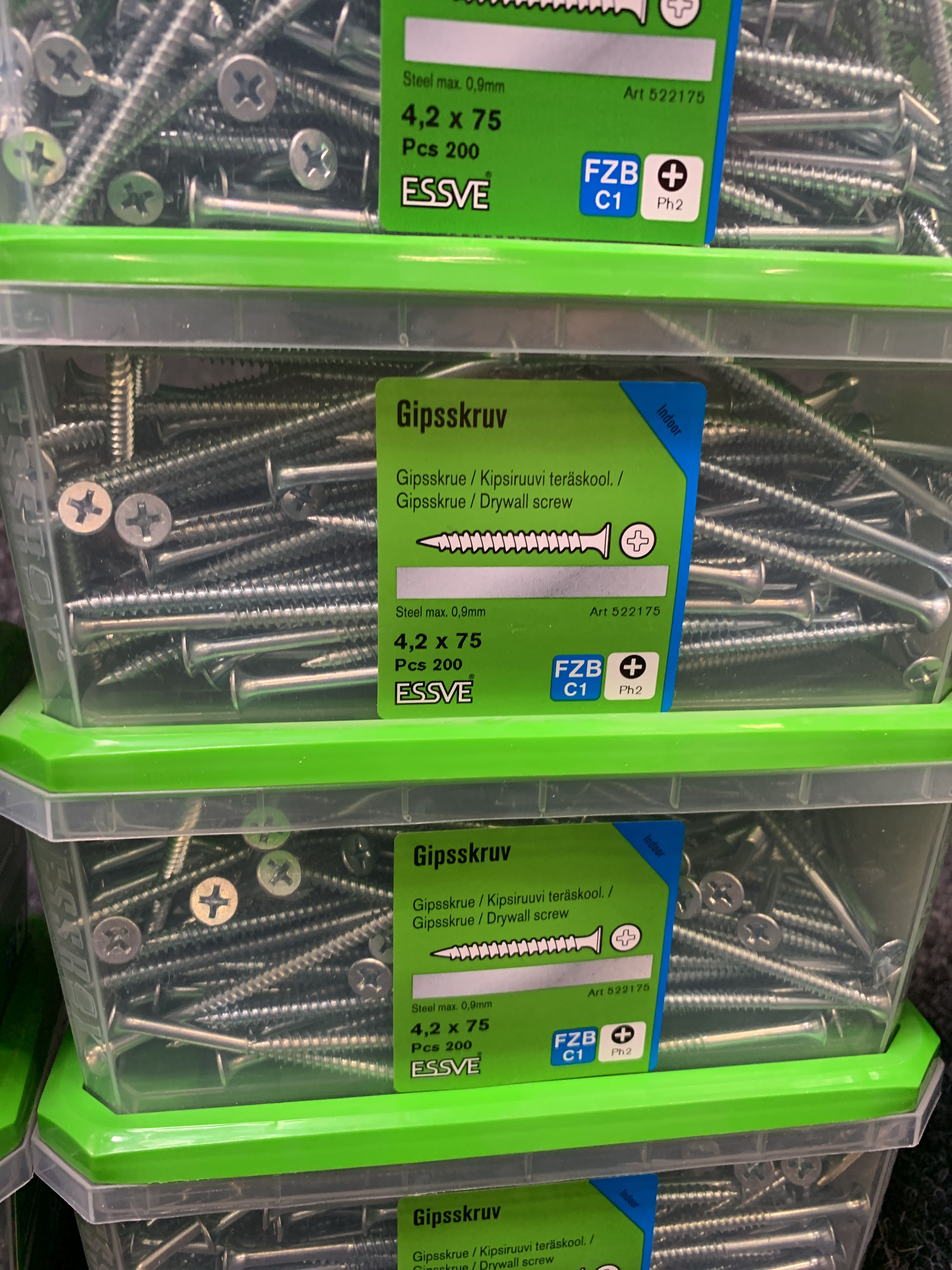Sortiment med montageskruv & gipsskruv Essve - Auktioner online ...