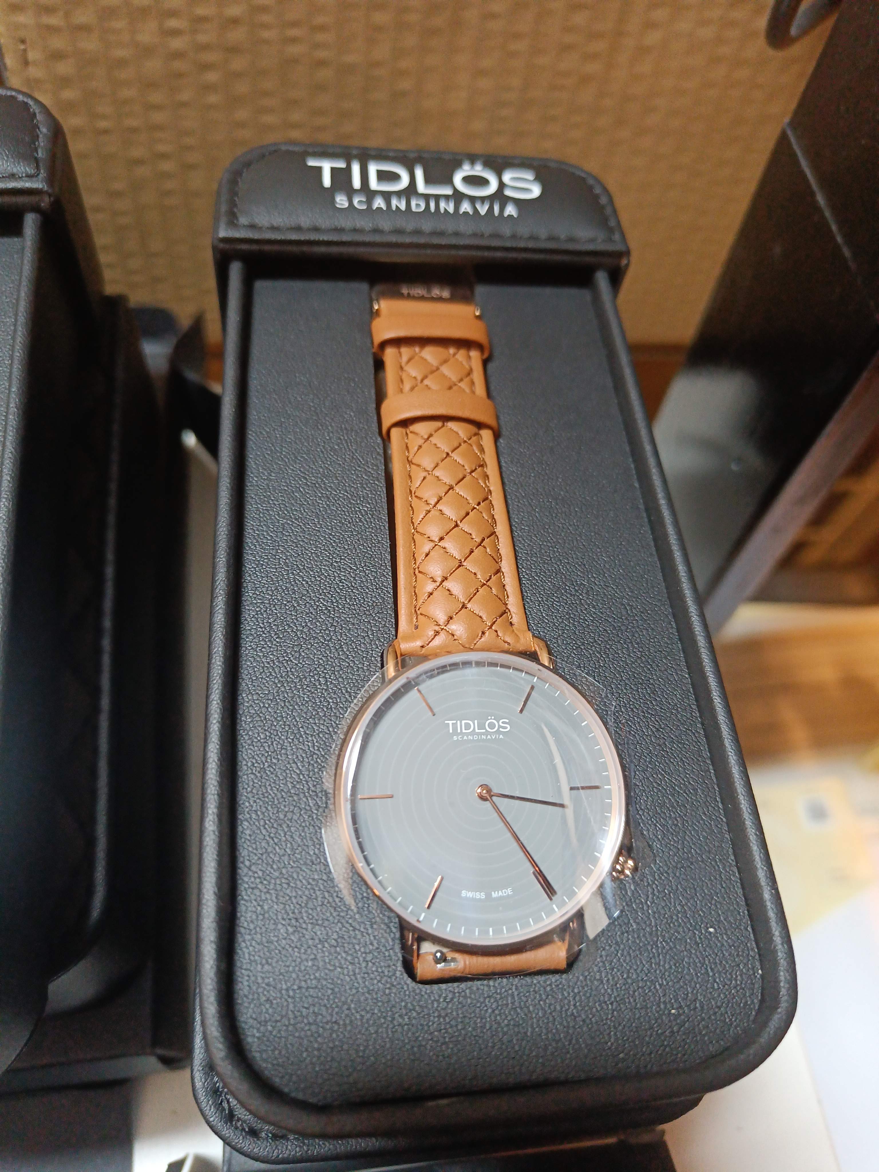 20 TIMELESS "The original" wristwatches, all in different color ...