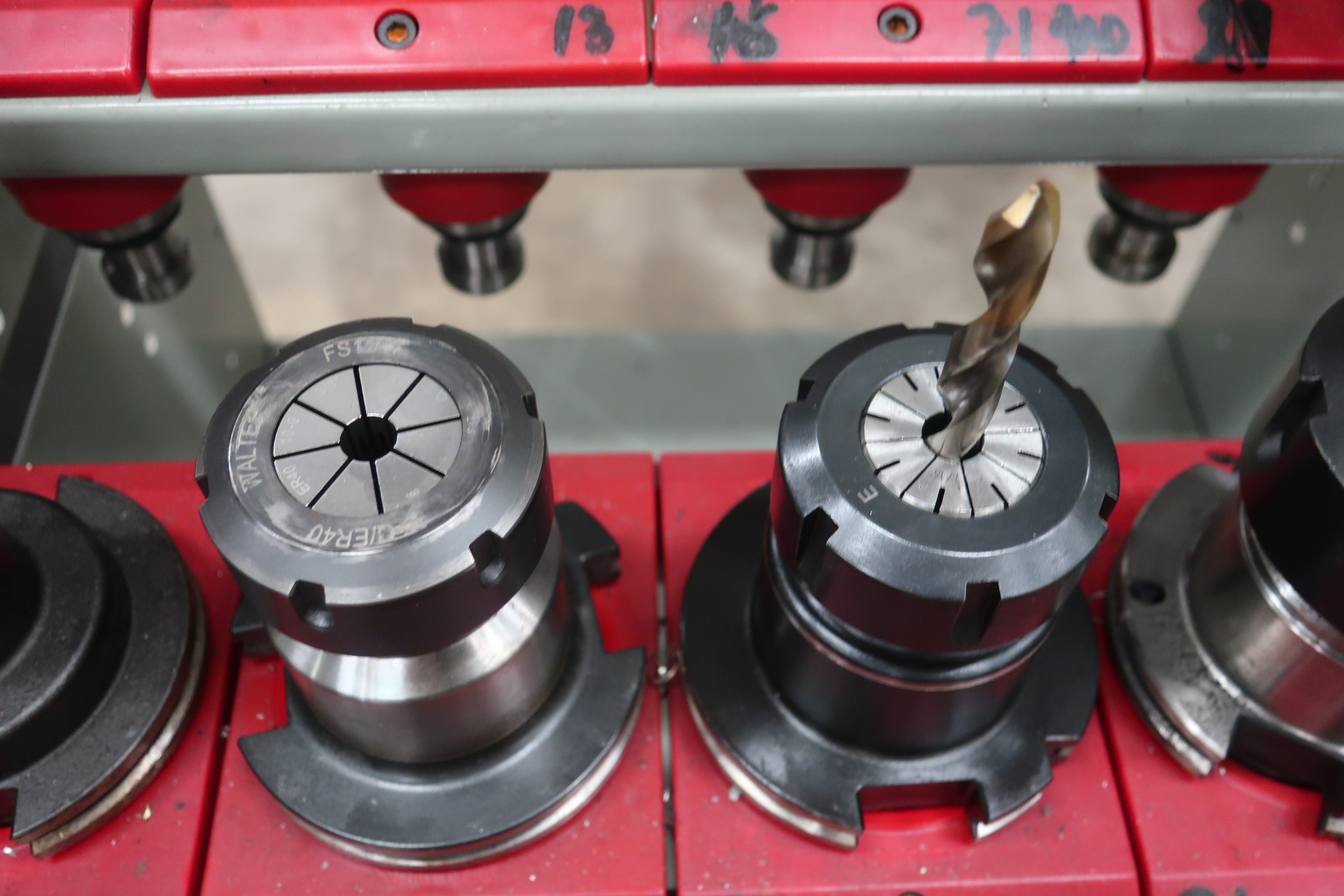 Shuter tool trolley with 20 SK 50 holders with various tools - PS ...