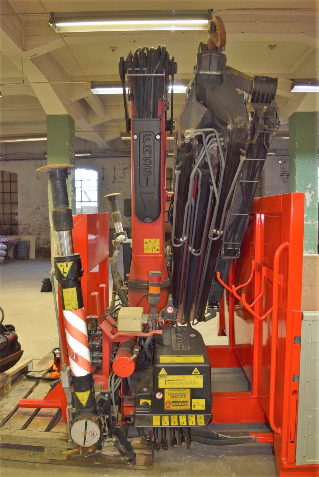Crane flat CMT (Fassi F155 crane with grip) - 2007 - PS Auction - We ...