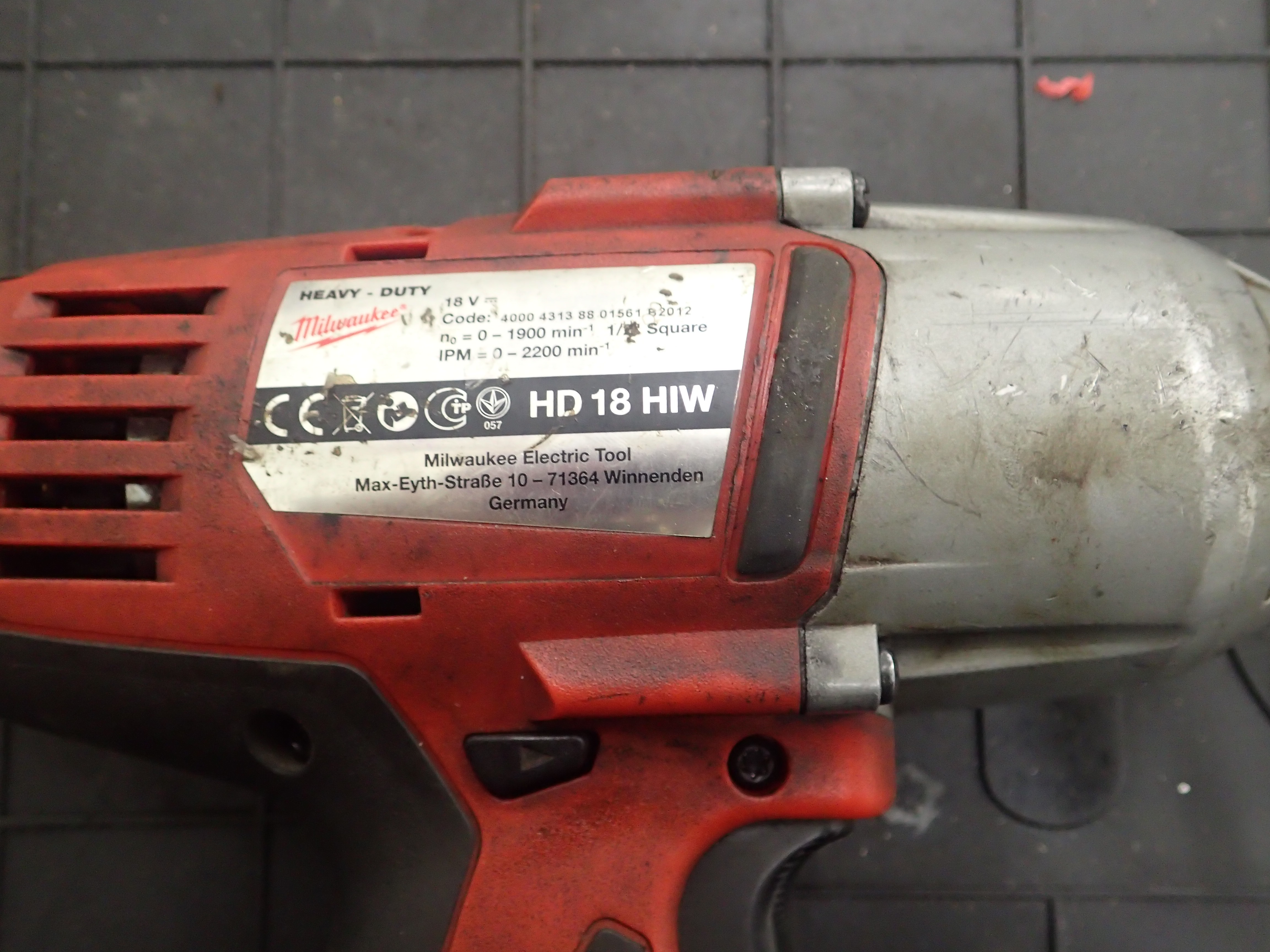 Milwaukee battery operated nut knocker - PS Auction - We value the ...