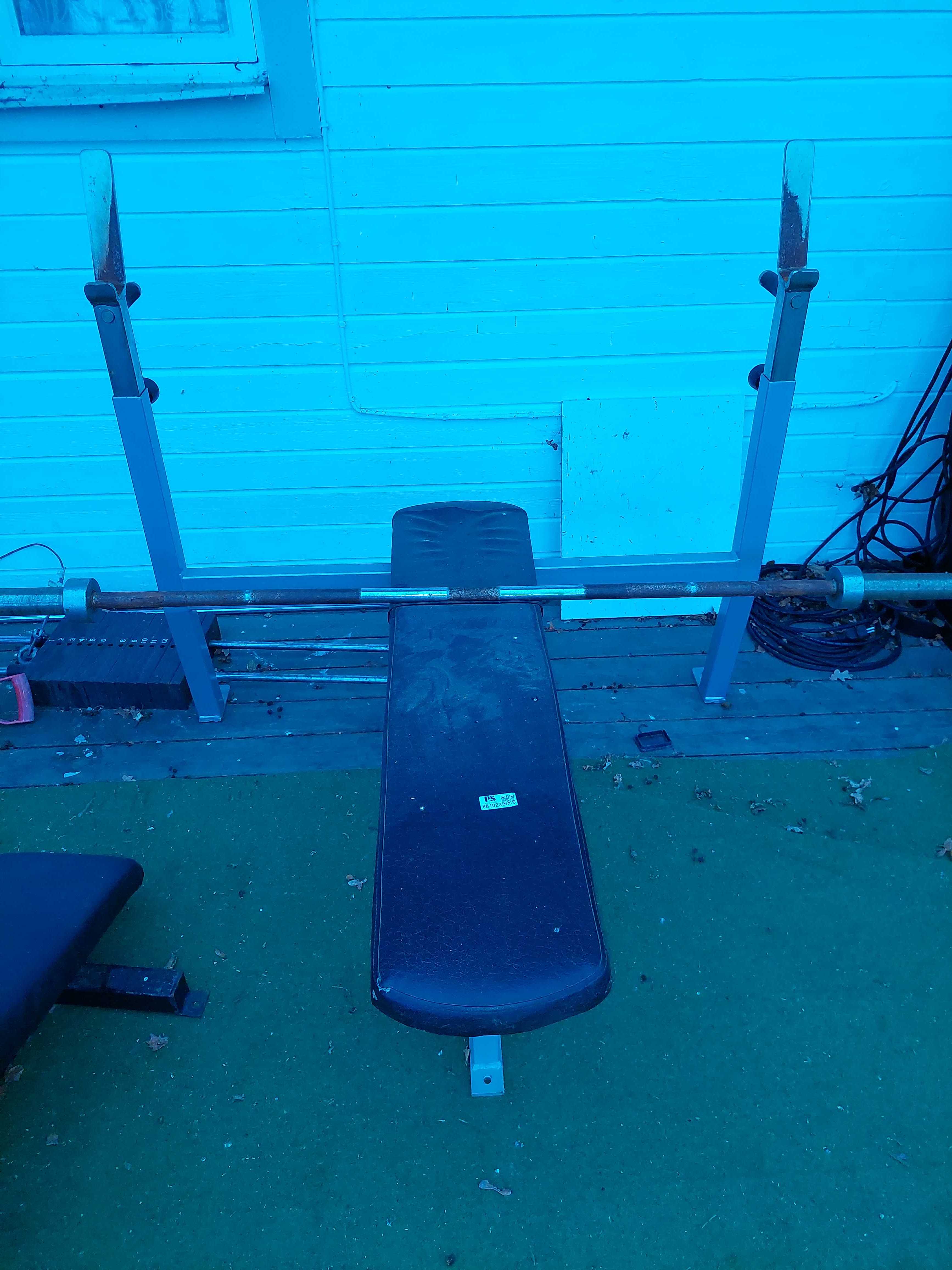 Bench press with bar and bench - PS Auction - We value the future ...