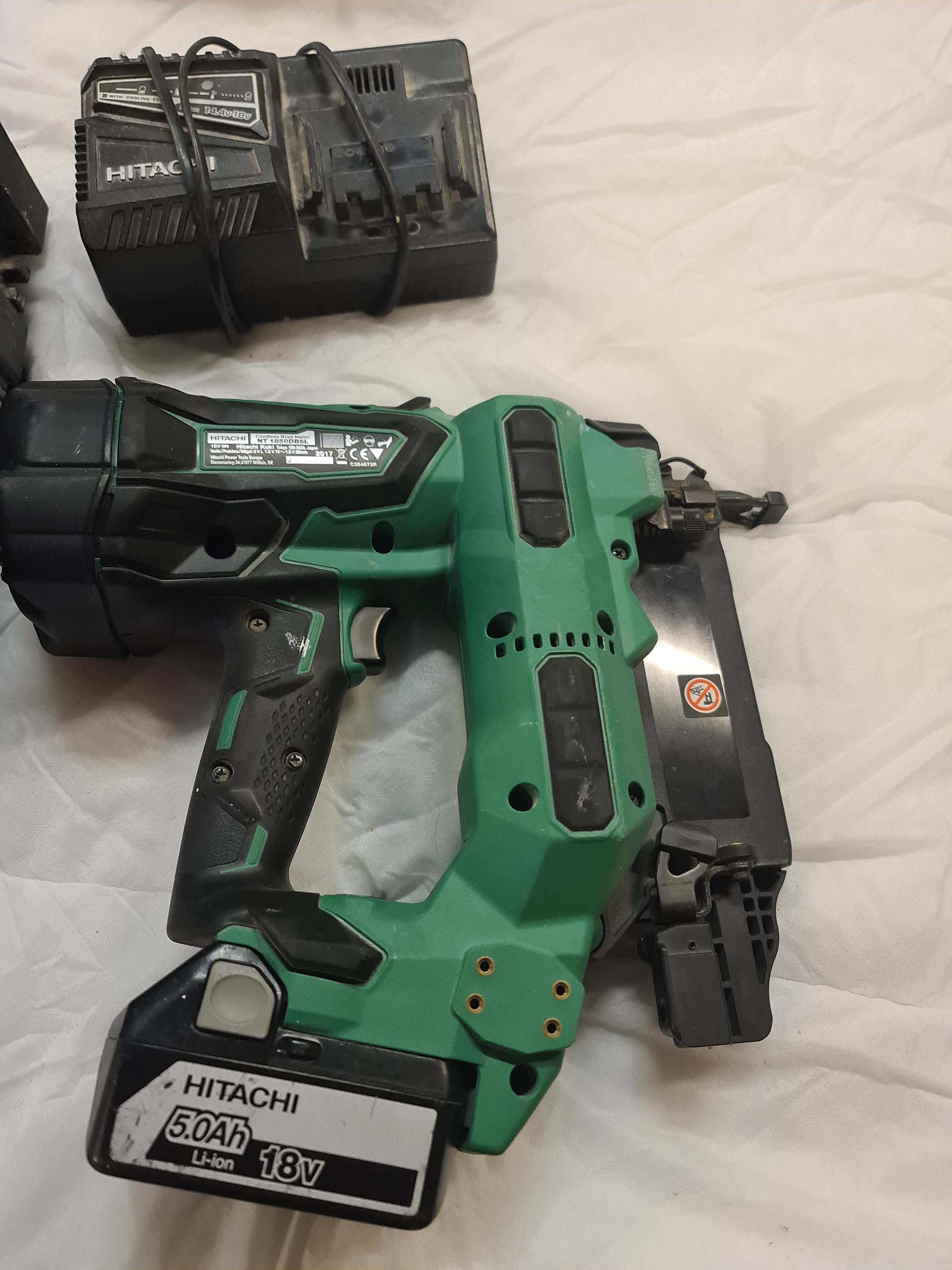 Hitachi Spik/Dyckert pistol (Batteridriven) - Auktioner online ...