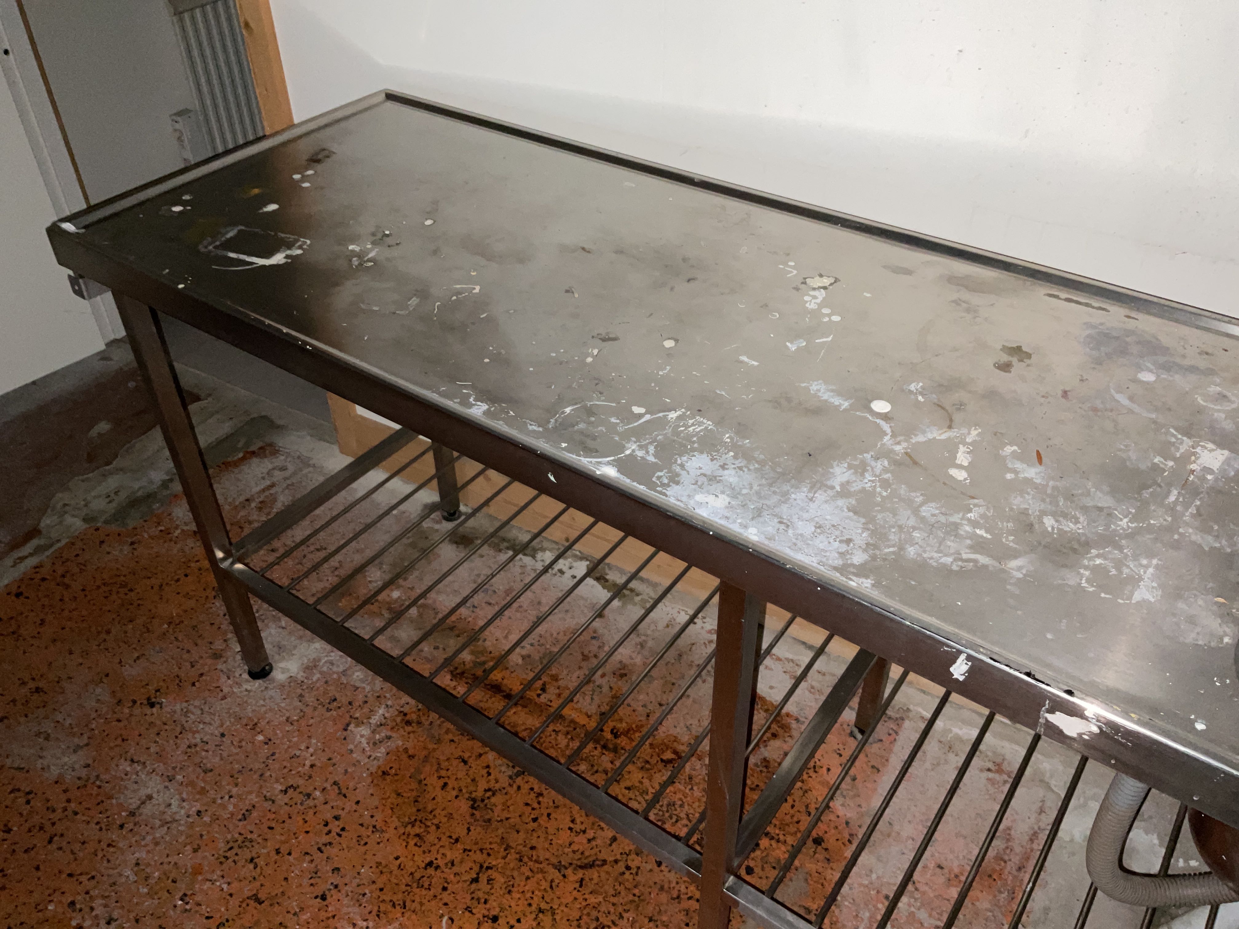 Stainless bench with hob and mixer - PS Auction - We value the future ...