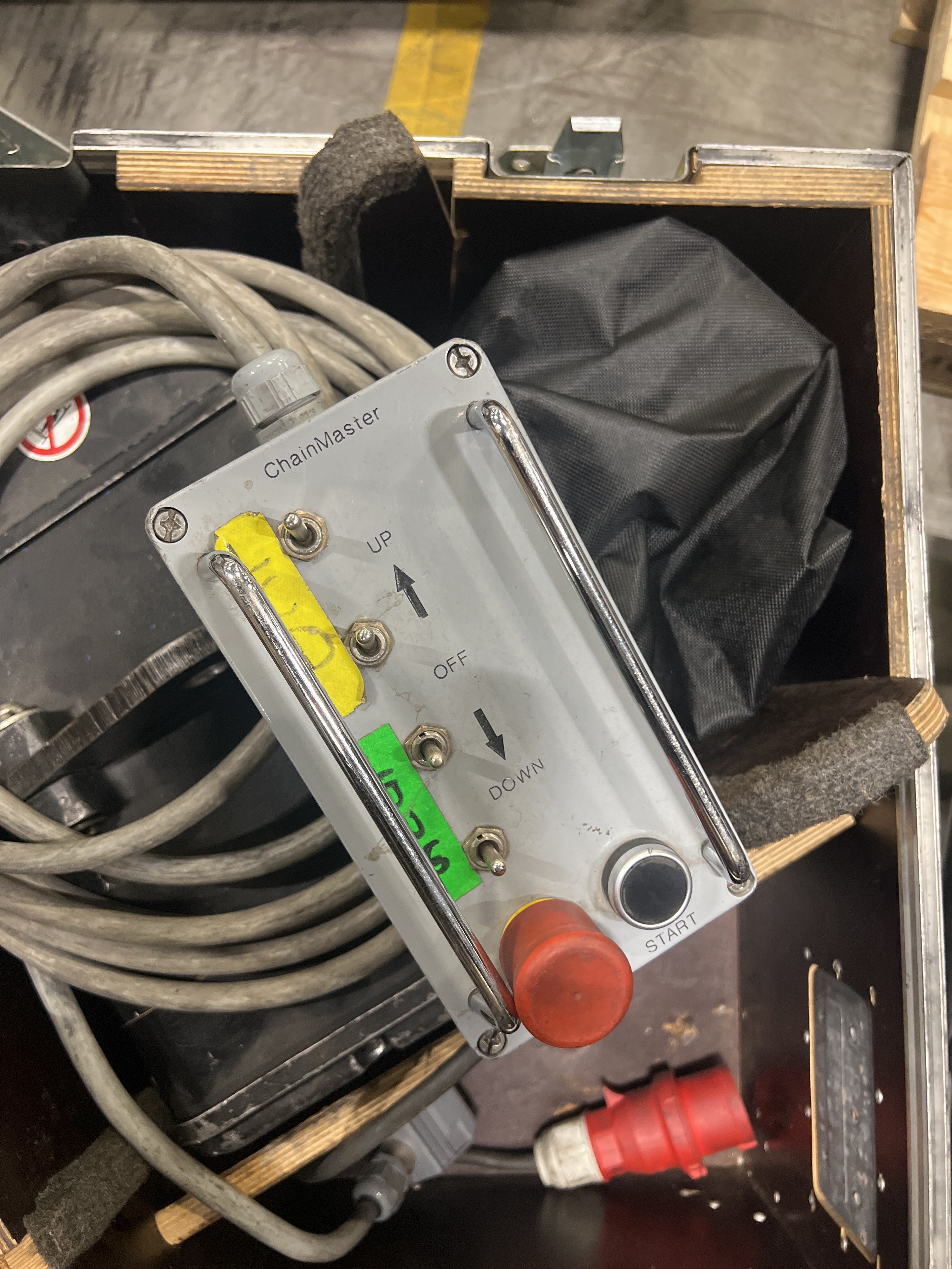 Tross portal med kedjespel - Auktioner online - Nätauktioner ...