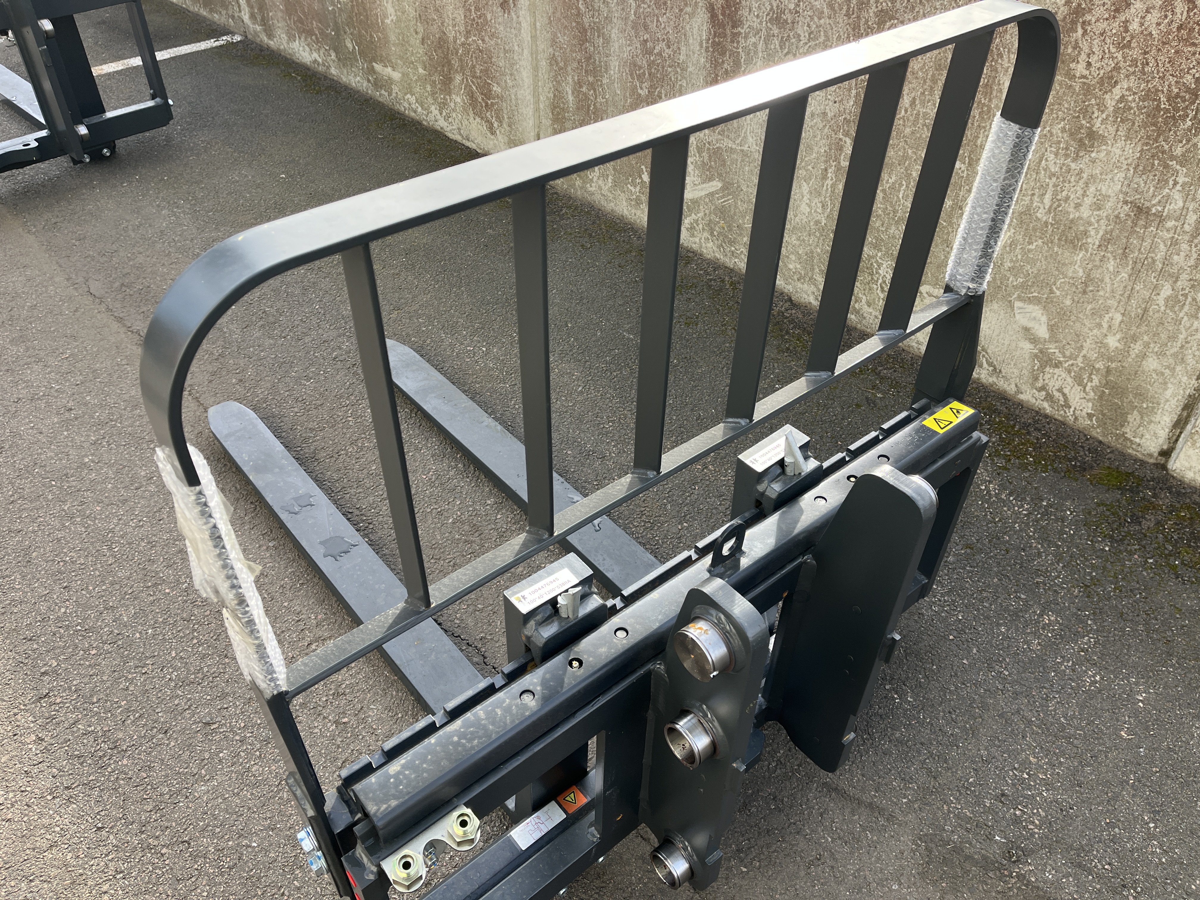 Gaffelvagn med justerbara gafflar 100x40 mm - Auktioner online ...