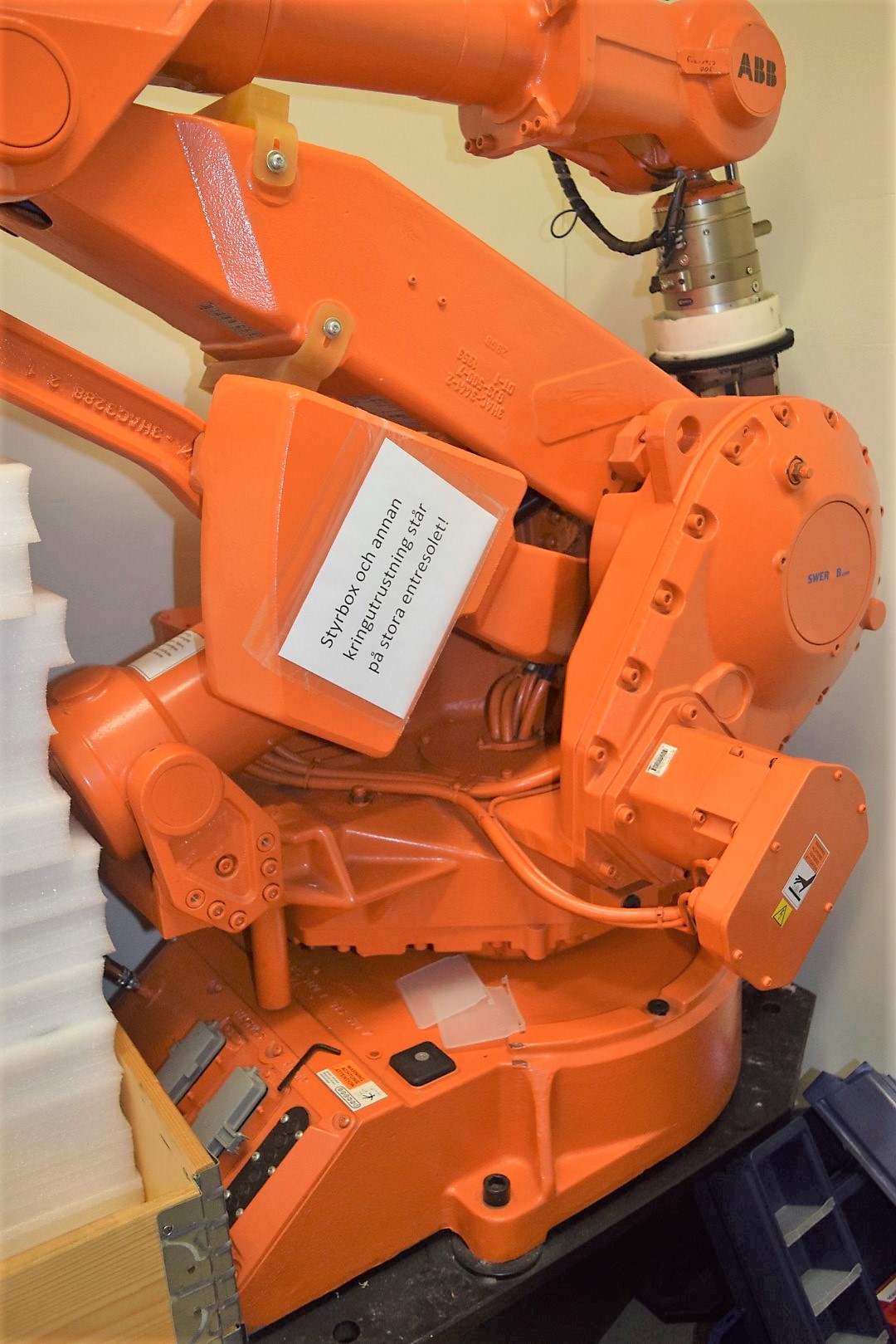 Industrial robot ABB IRB 4400/45 incl. gripper - 2006 (8500h) - PS ...