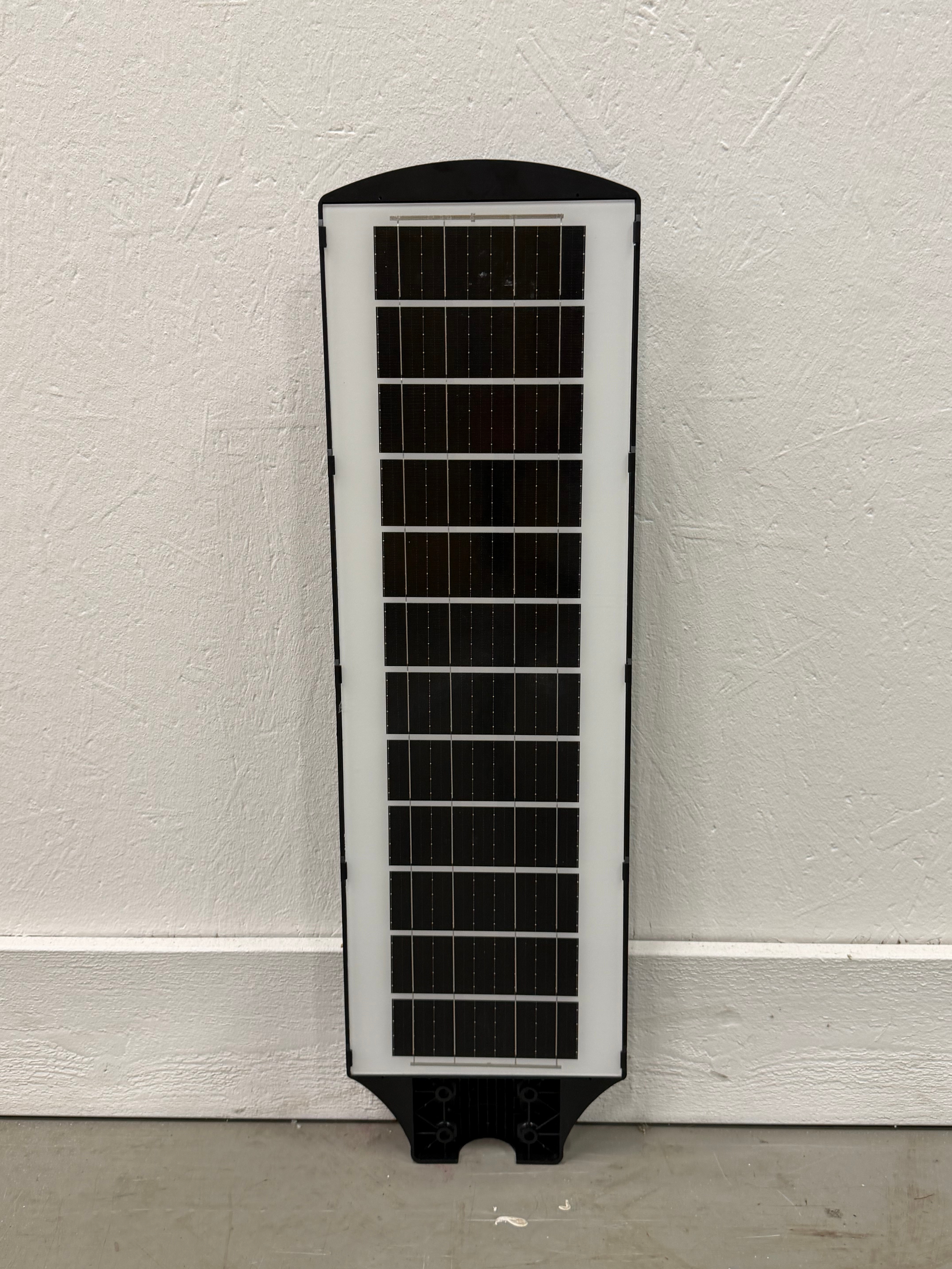 Solar-powered LED street light 250W with sensor & remote control - Free ...