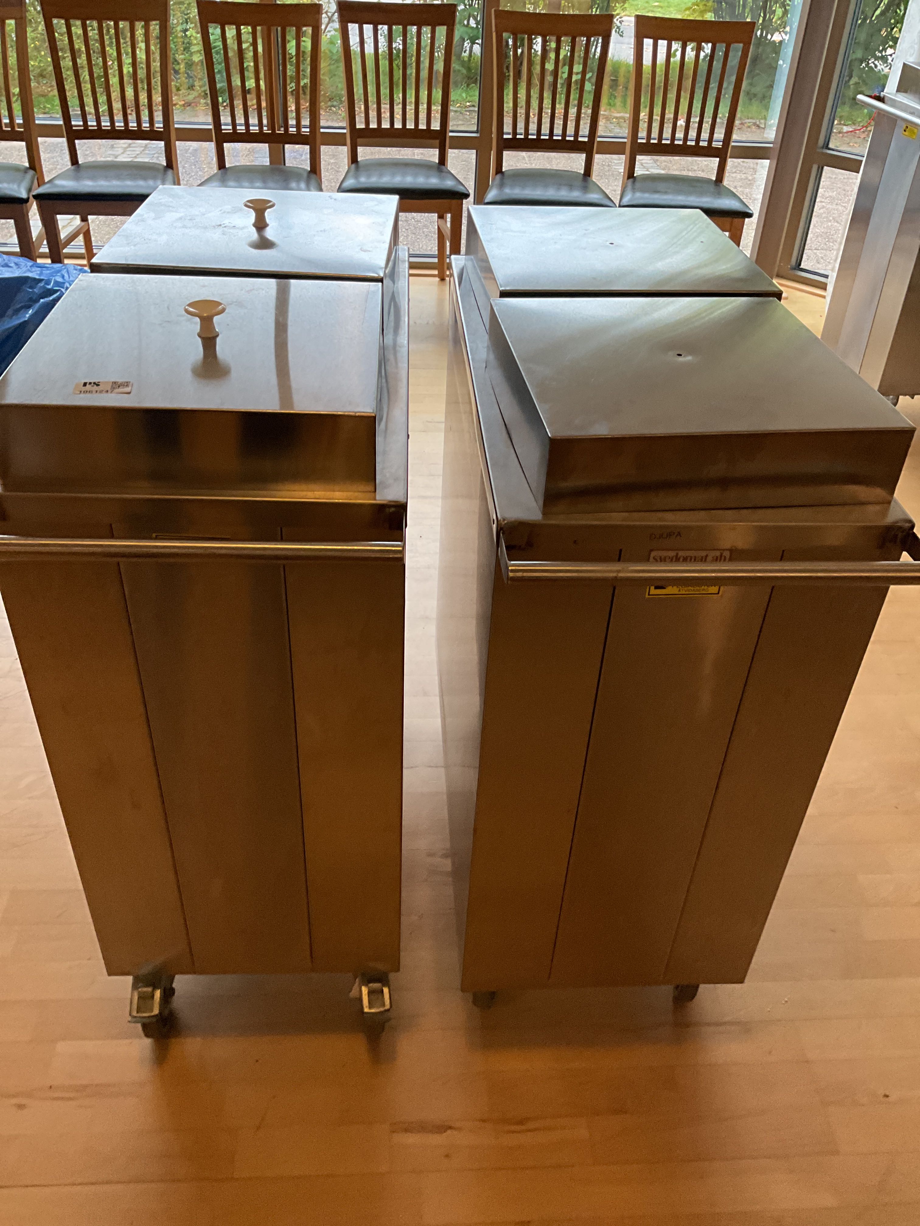 Plate trolleys with lids - PS Auction - We value the future - Largest ...