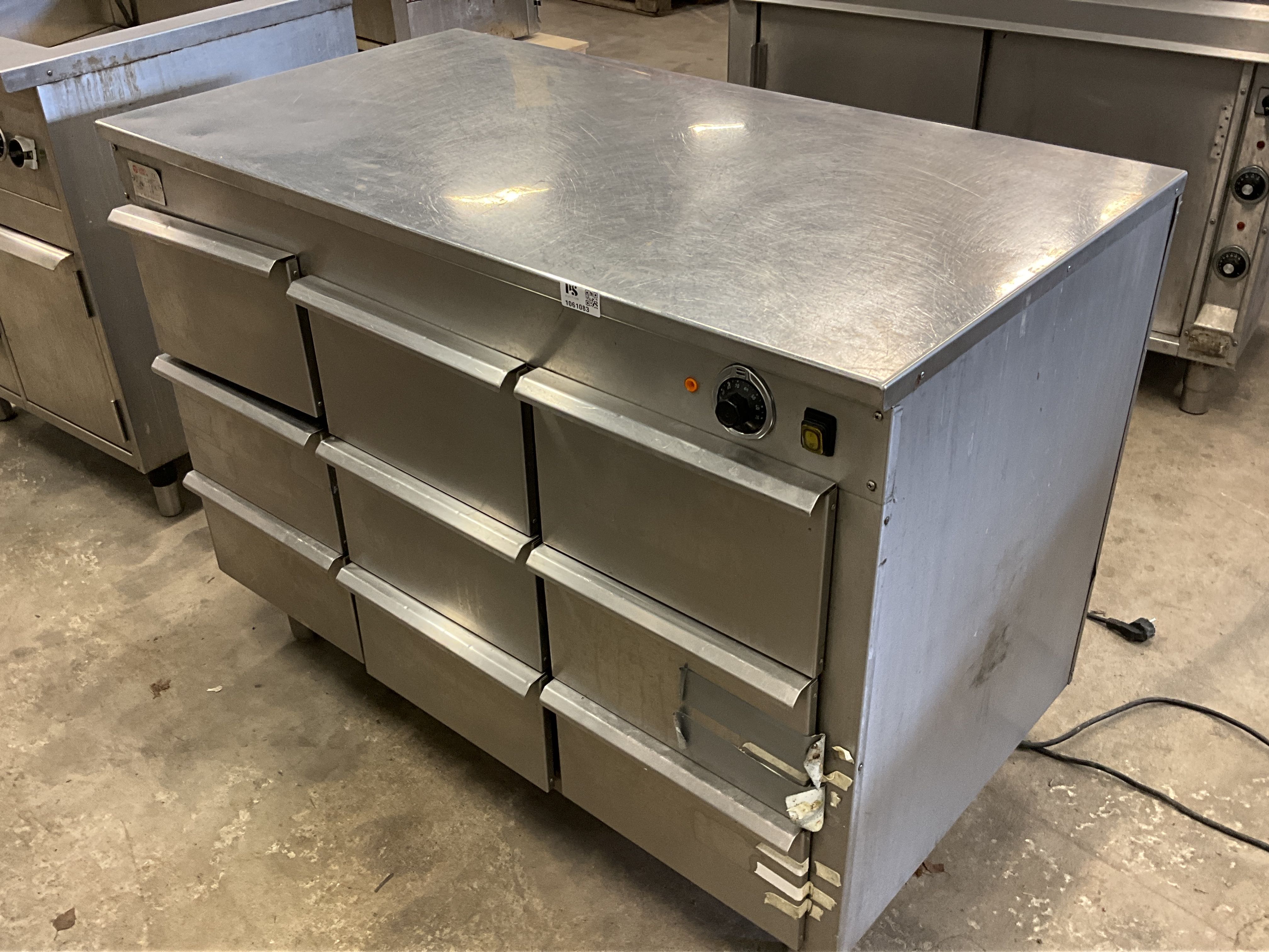 Bench with 9 pcs. warming boxes Gastro technology - PS Auction - We ...