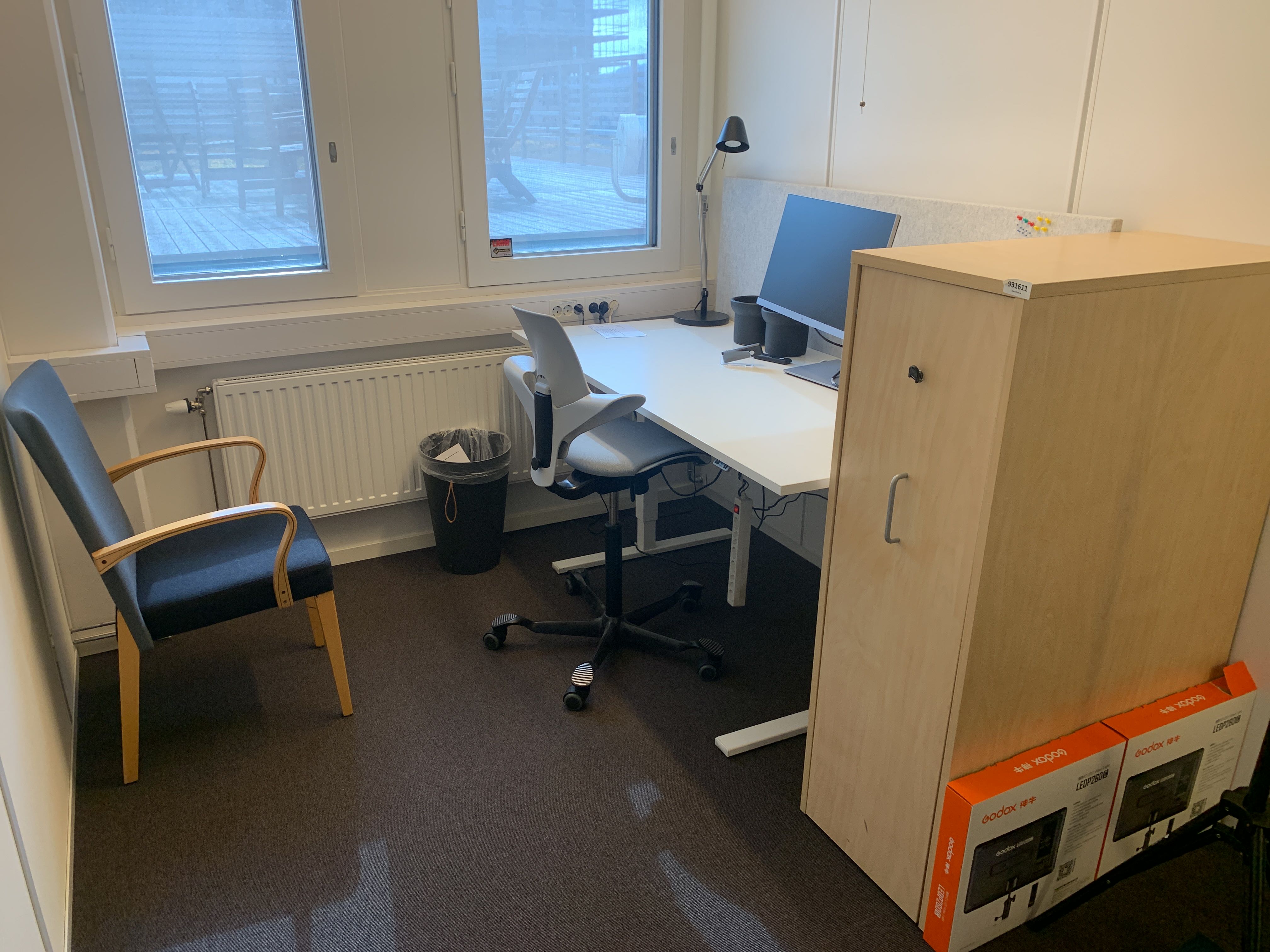 Office workplace Raise and lower desk Edsbyn - PS Auction - We value ...