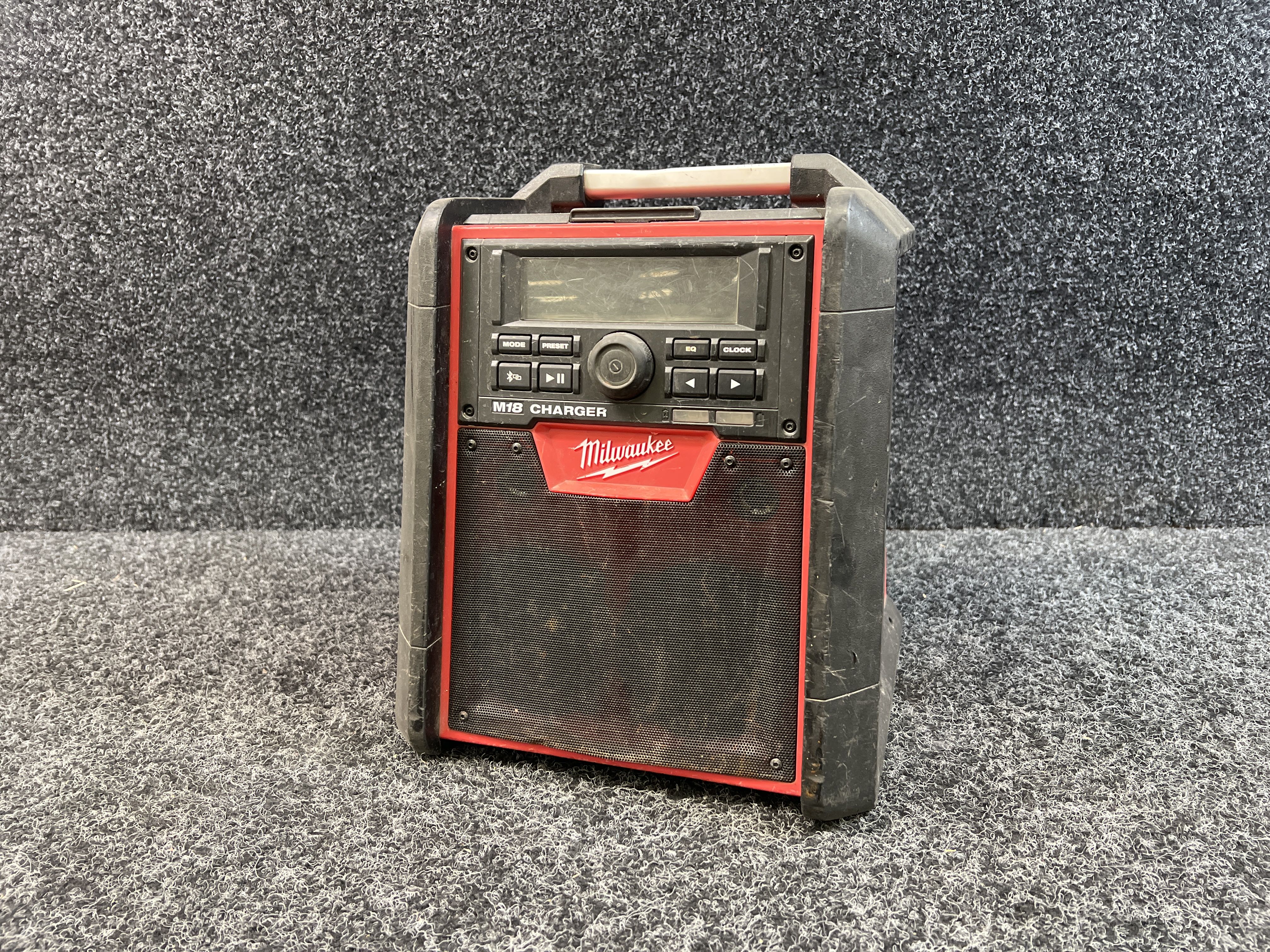 Milwaukee M18 RC construction radio - PS Auction - We value the future ...