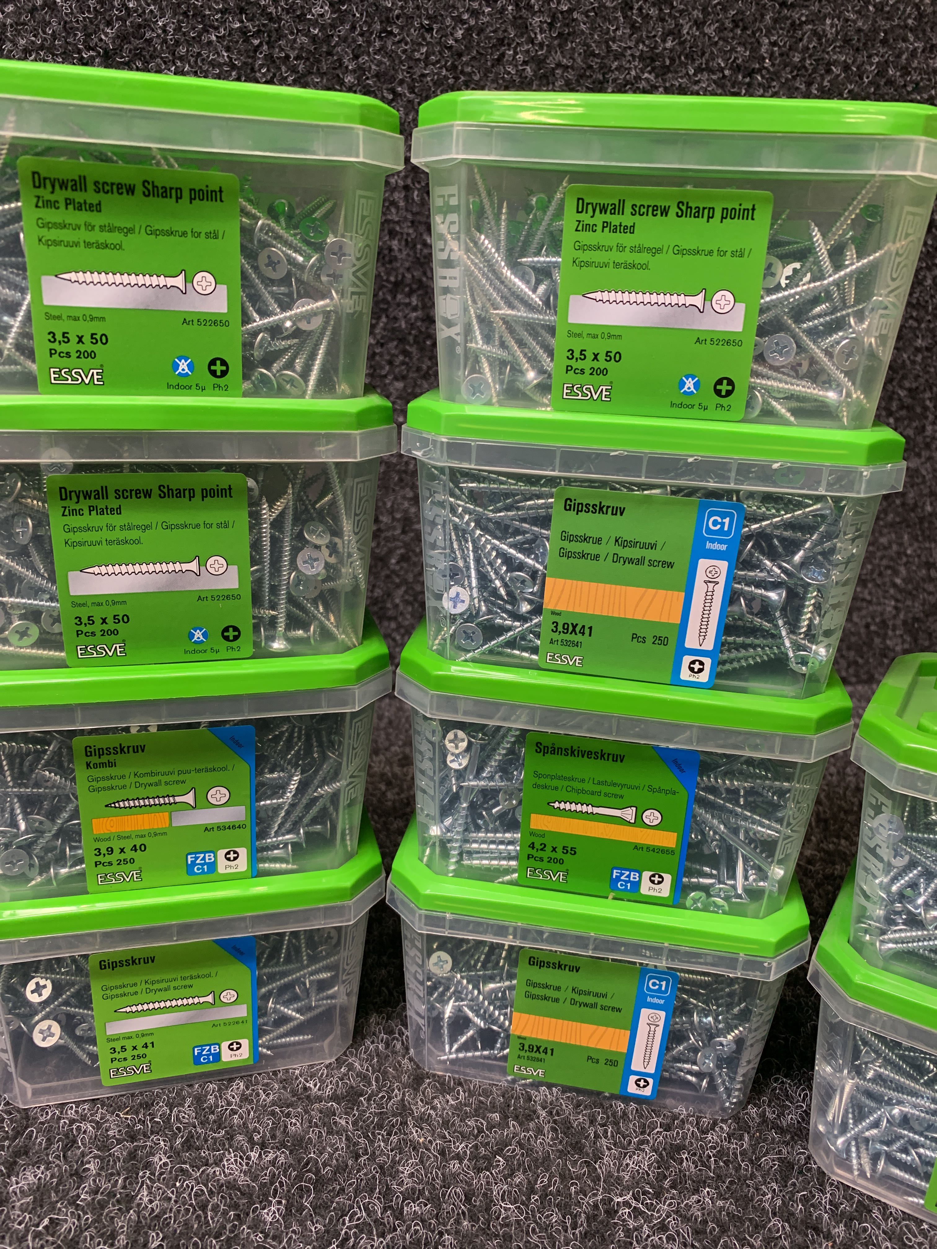 Assortment of gypsum screws & chipboard screws Essve - PS Auction - We ...