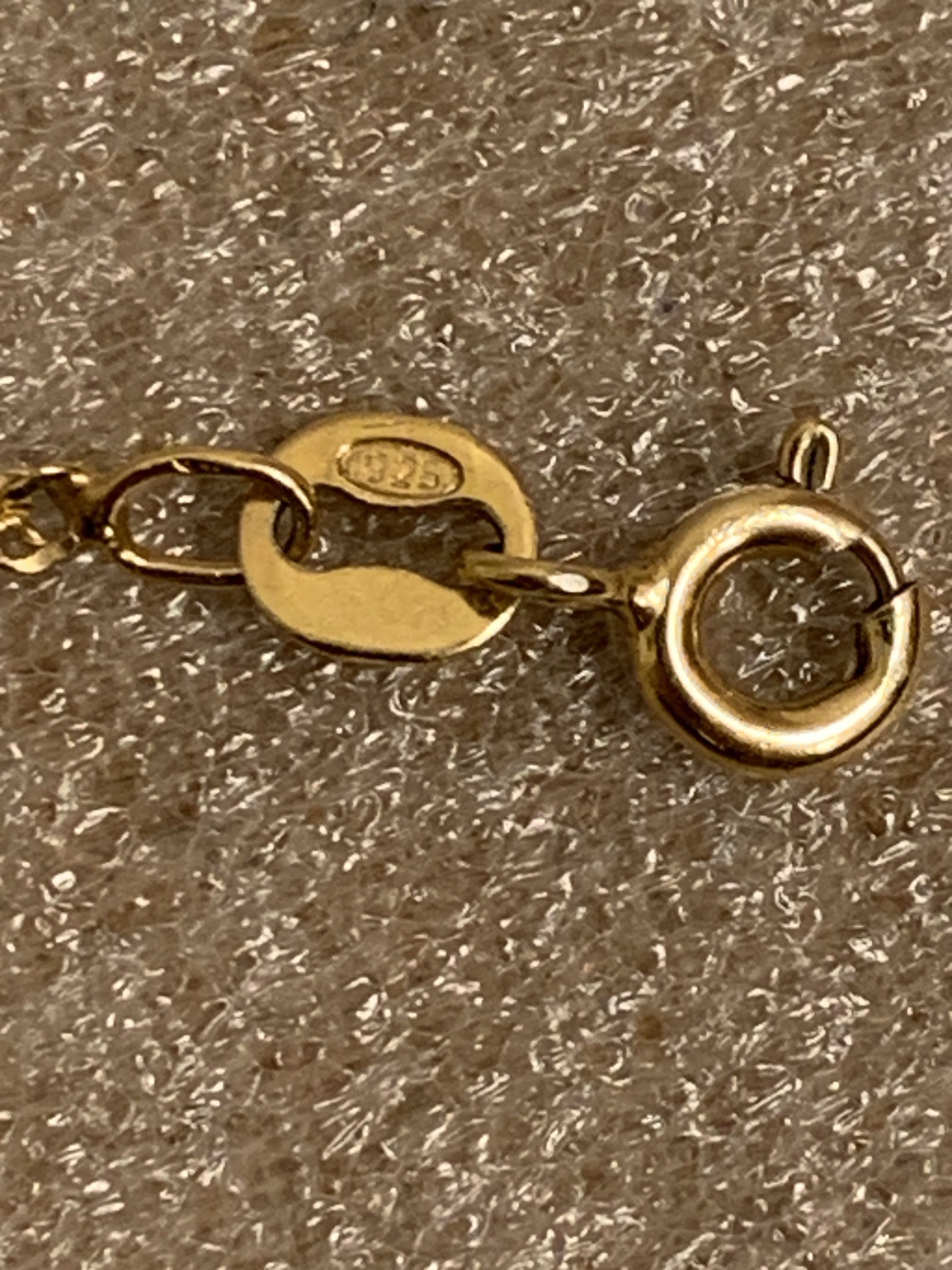 3st Halsband/Halskedjor - Auktioner online - Nätauktioner ...