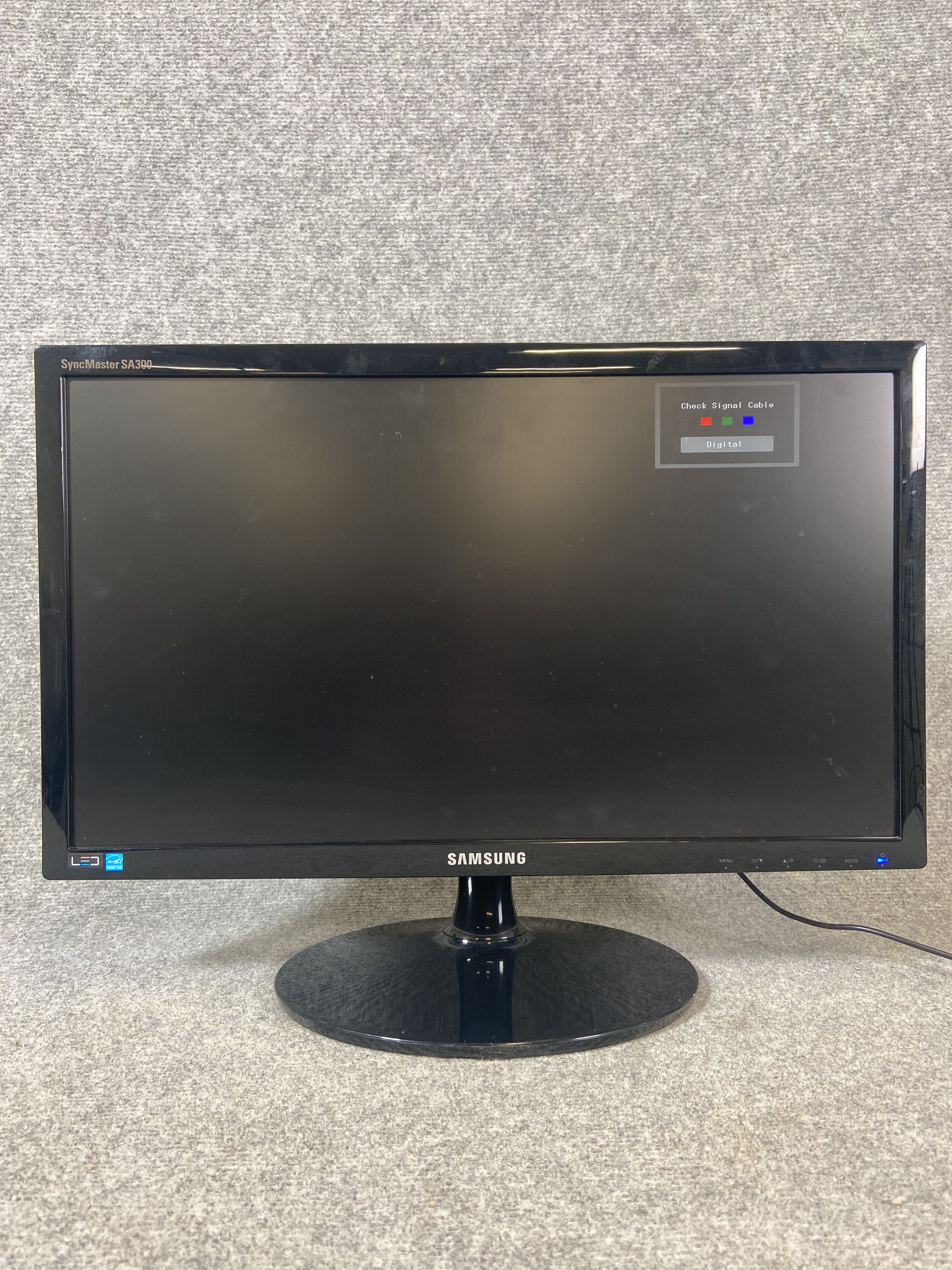 Computer screen Samsung syncmaster 22 " - PS Auction - We value the ...