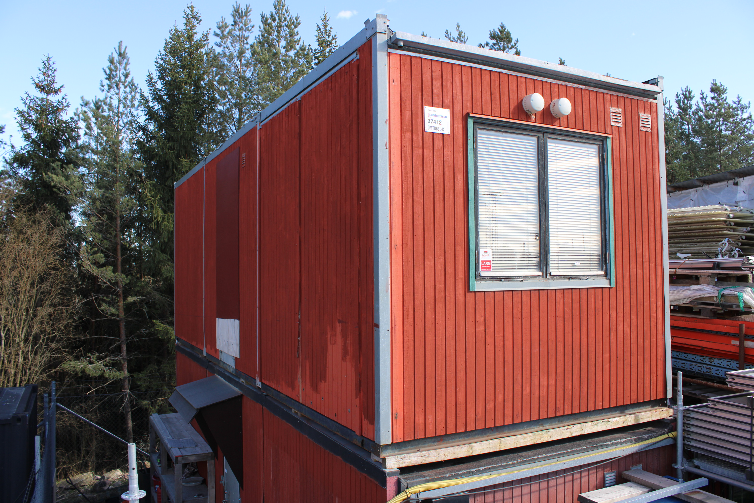 Work stall with content - PS Auction - We value the future - Largest in ...