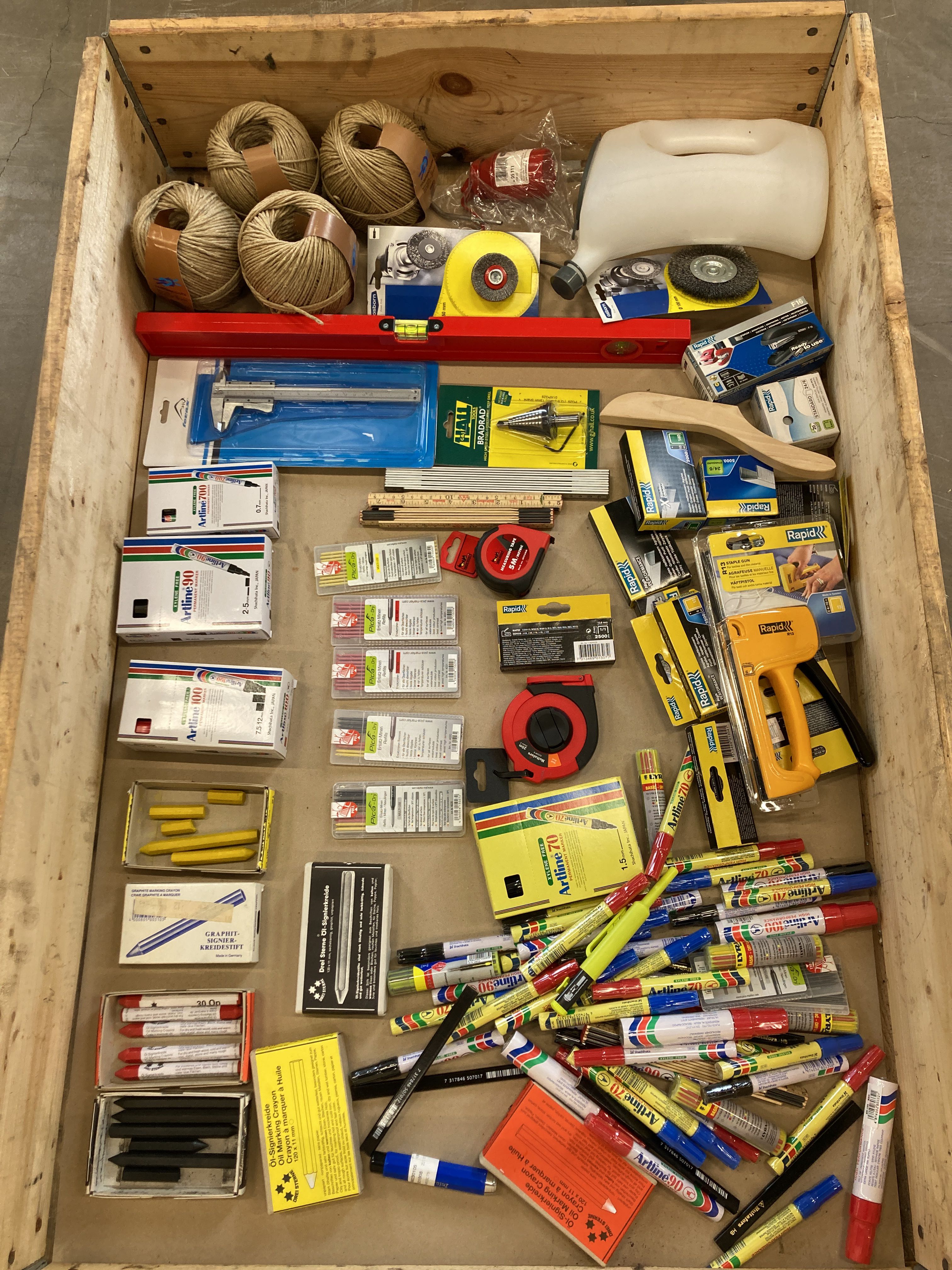 Assortment of construction pens - PS Auction - We value the future ...