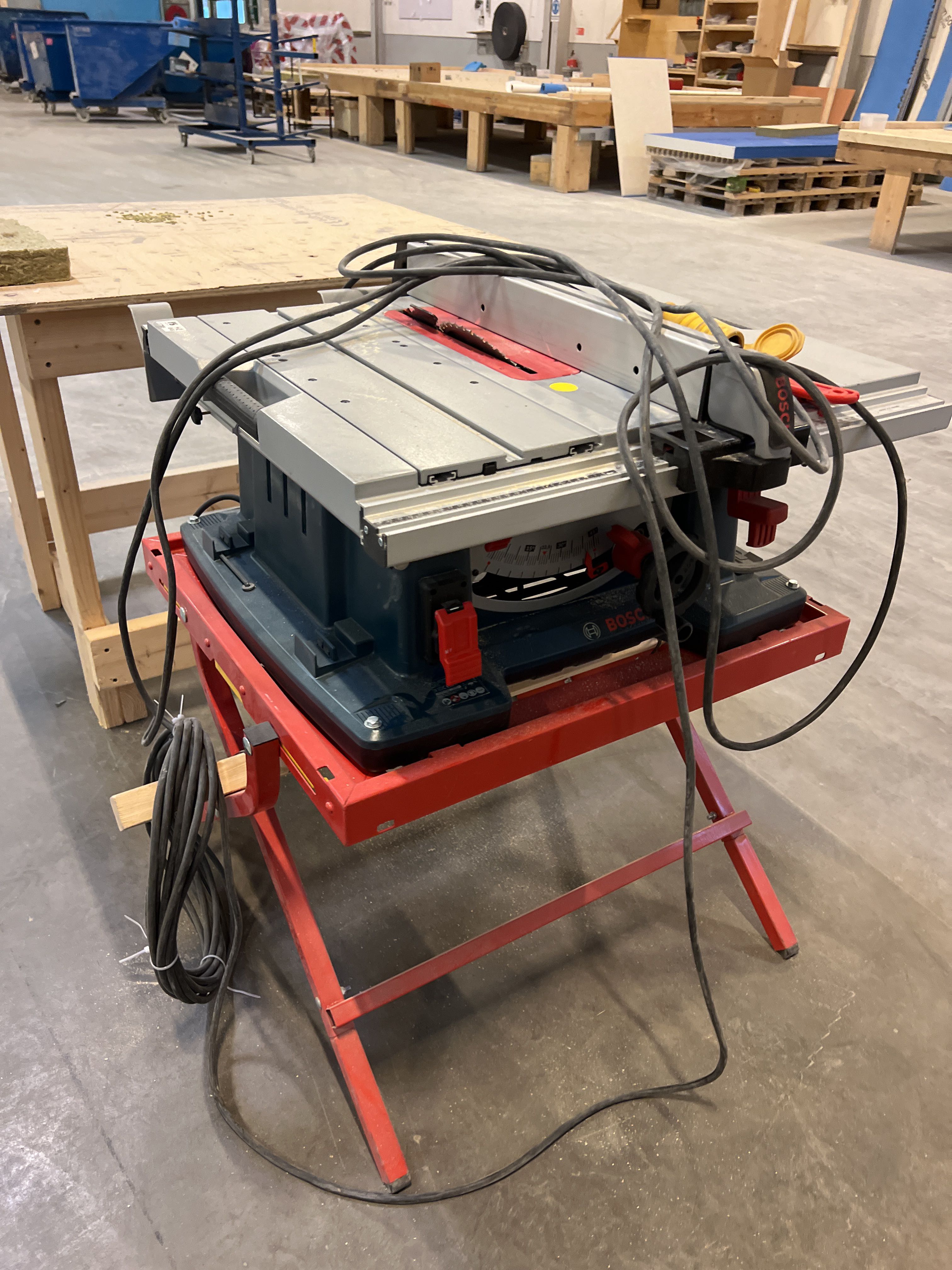 Table saw with stand - Bosch CTS 10 XC - PS Auction - We value the ...