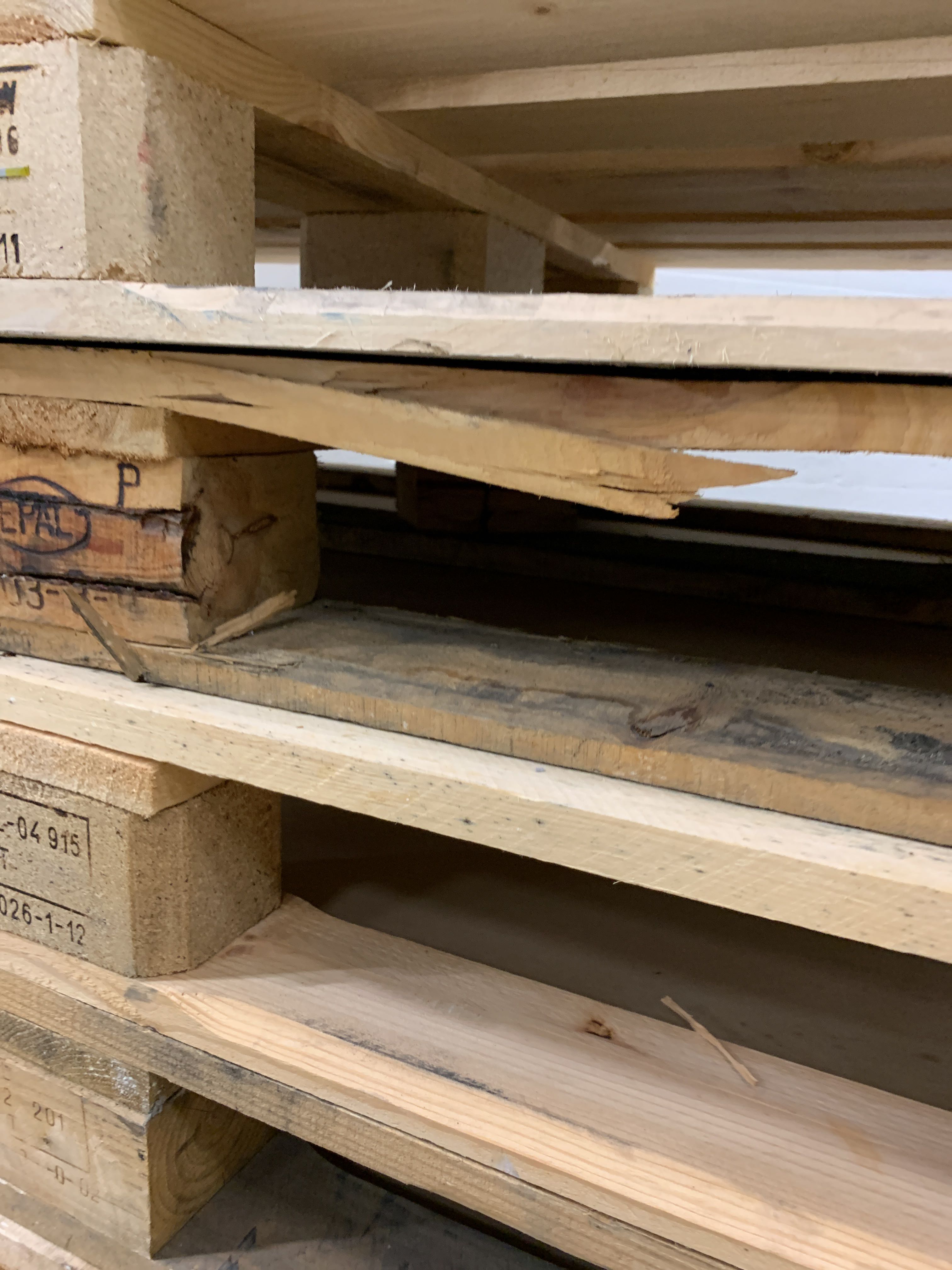 11 EU pallets in varying condition - PS Auction - We value the future ...
