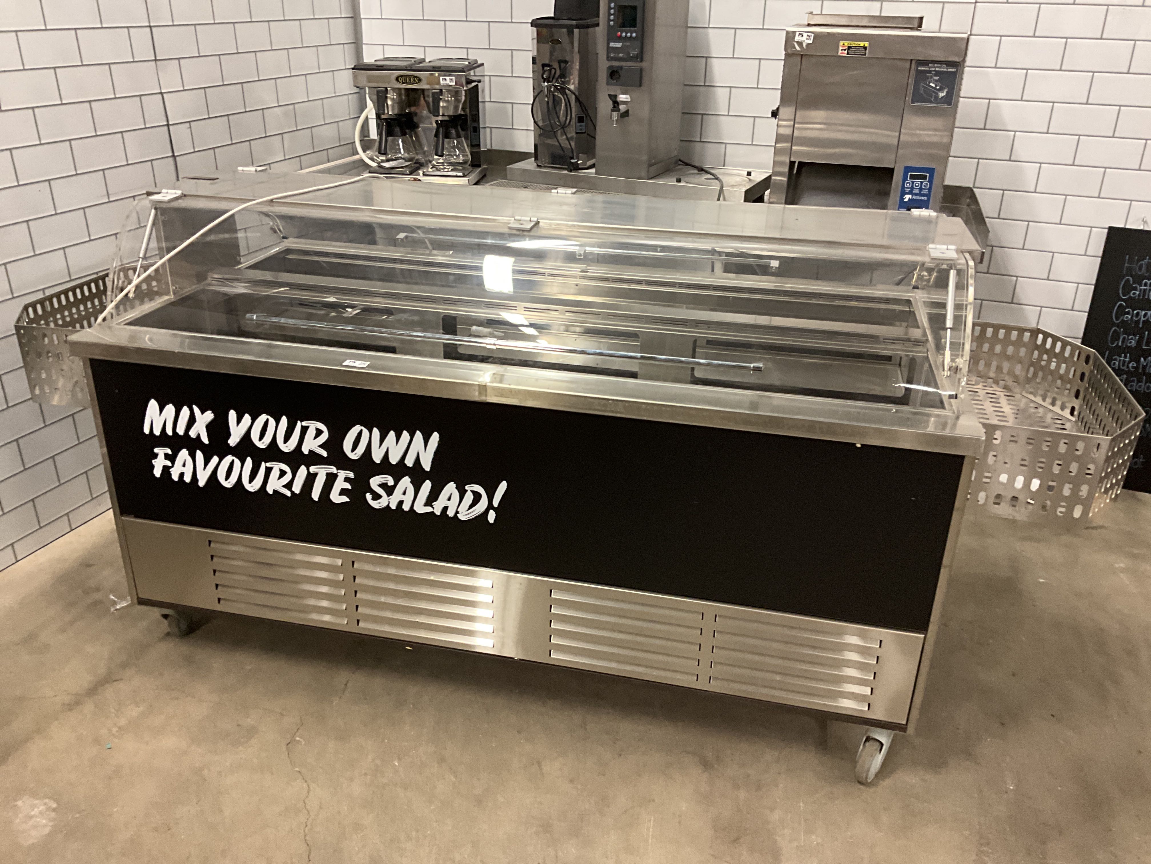 Salladsbar på hjul - Auktioner online - Nätauktioner & Konkursauktioner ...