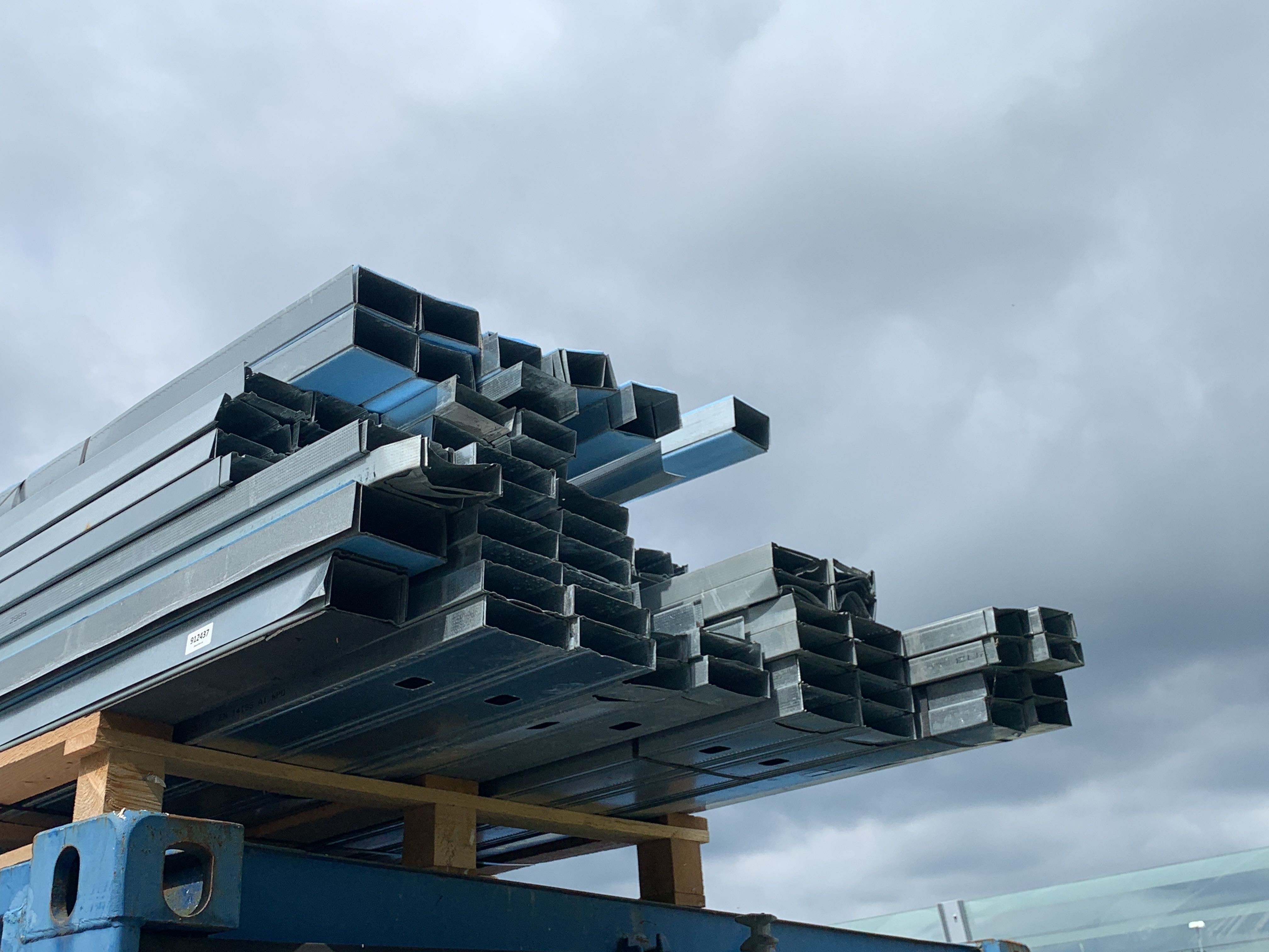 Stool with beams in galvanized iron - PS Auction - We value the future ...