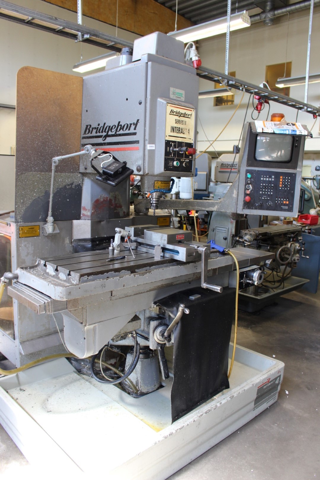 CNC-controlled cutter Bridgeport Series II Interact 4 - PS Auction - We ...