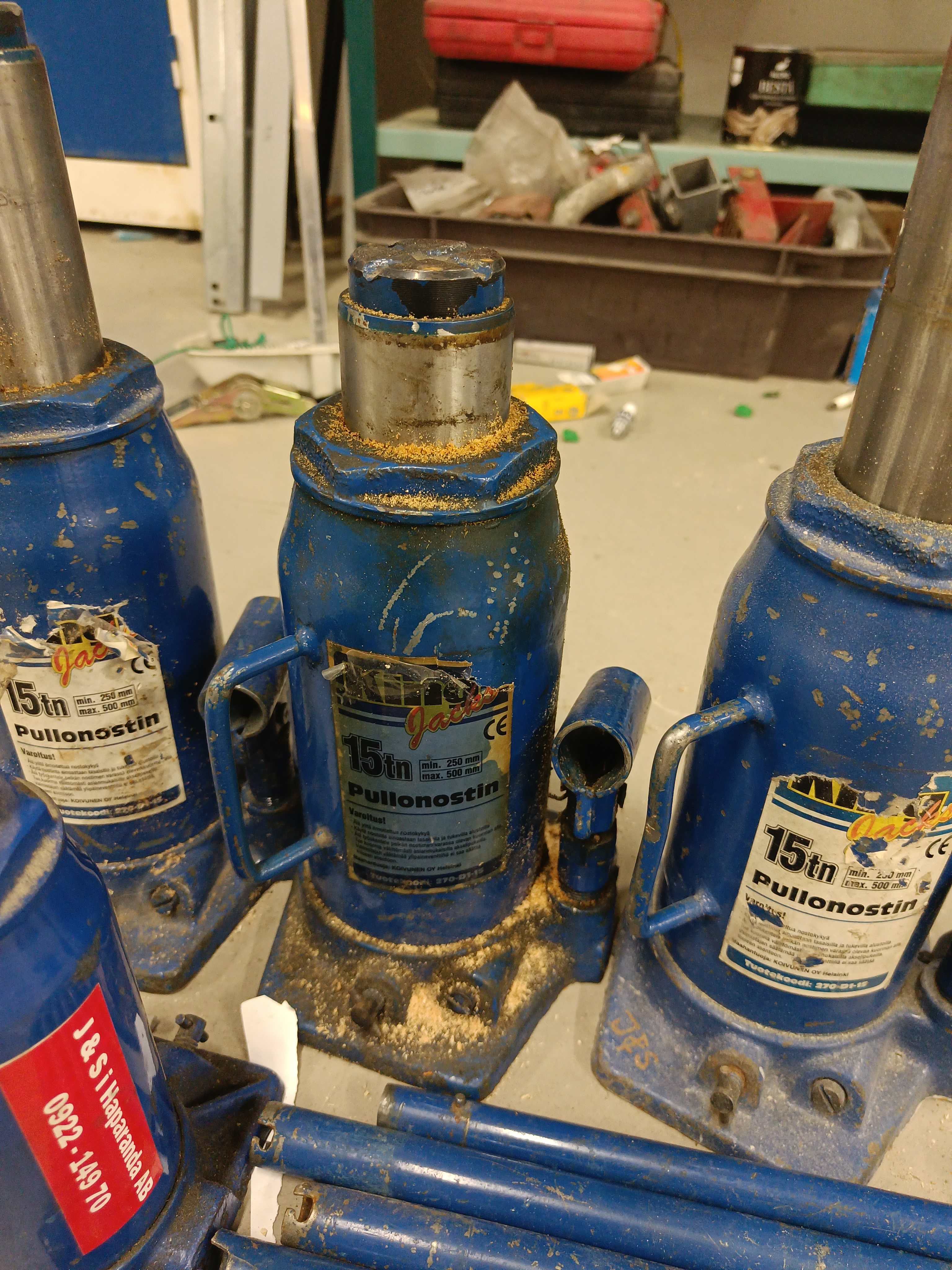 Four Pillar jacks - PS Auction - We value the future - Largest in net ...