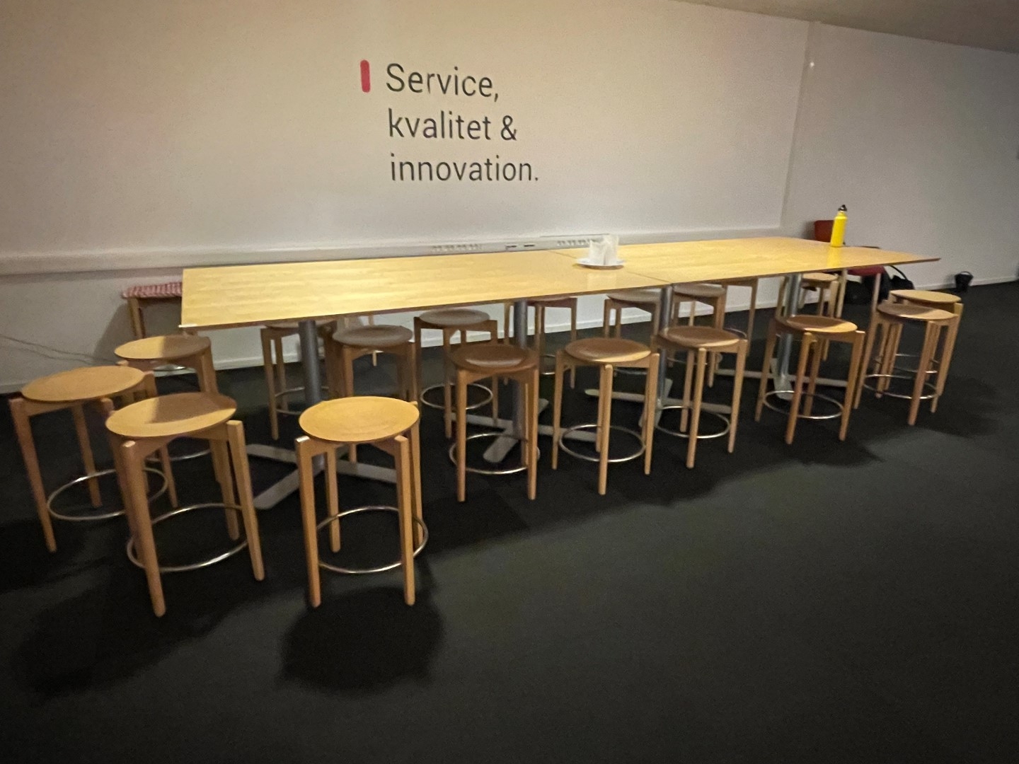 Conference / lunch table & storage - PS Auction - We value the future ...