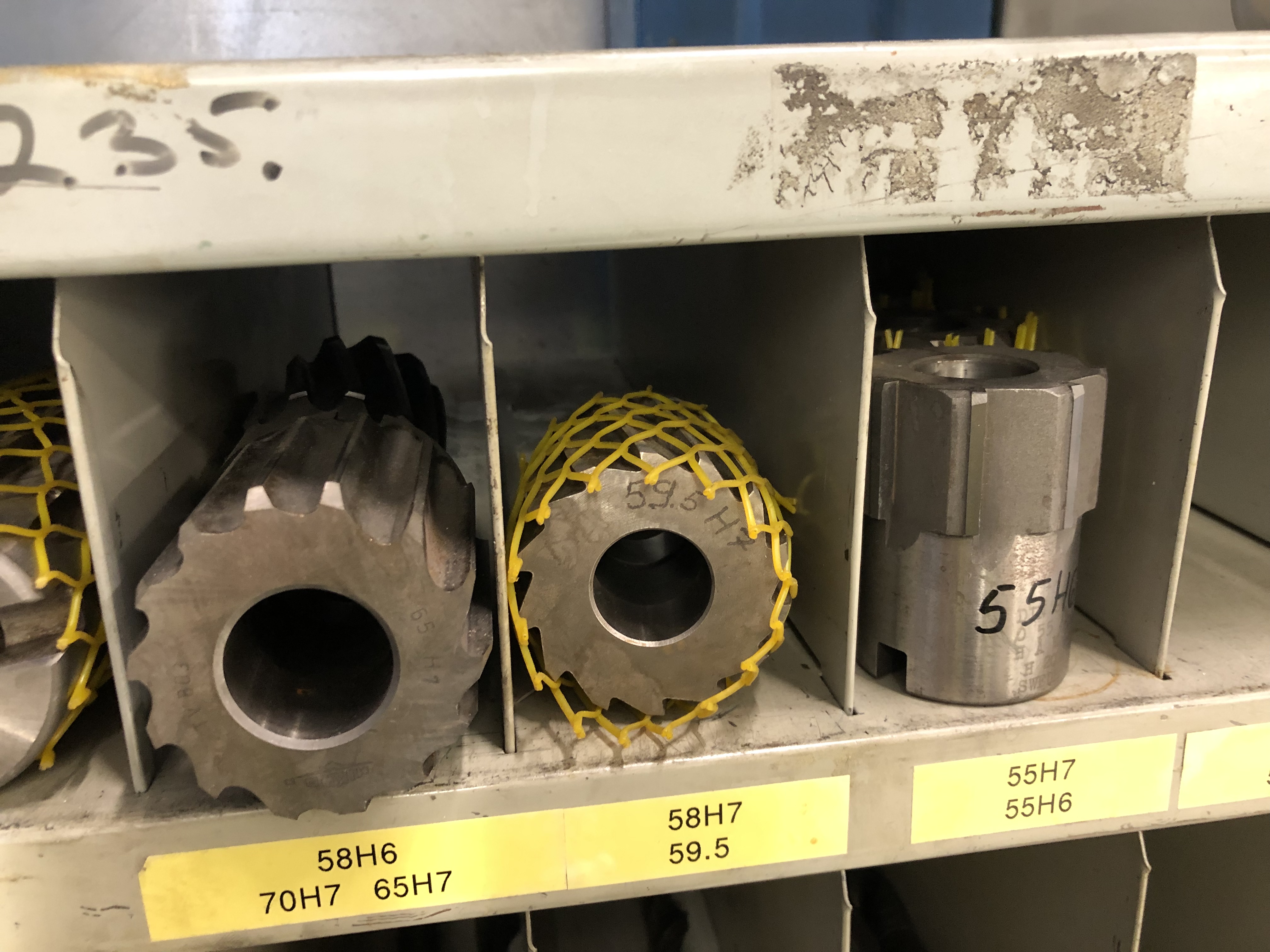 Iso erä kalvaimia ja kalvaimien varsia - PS Auction - We value the ...