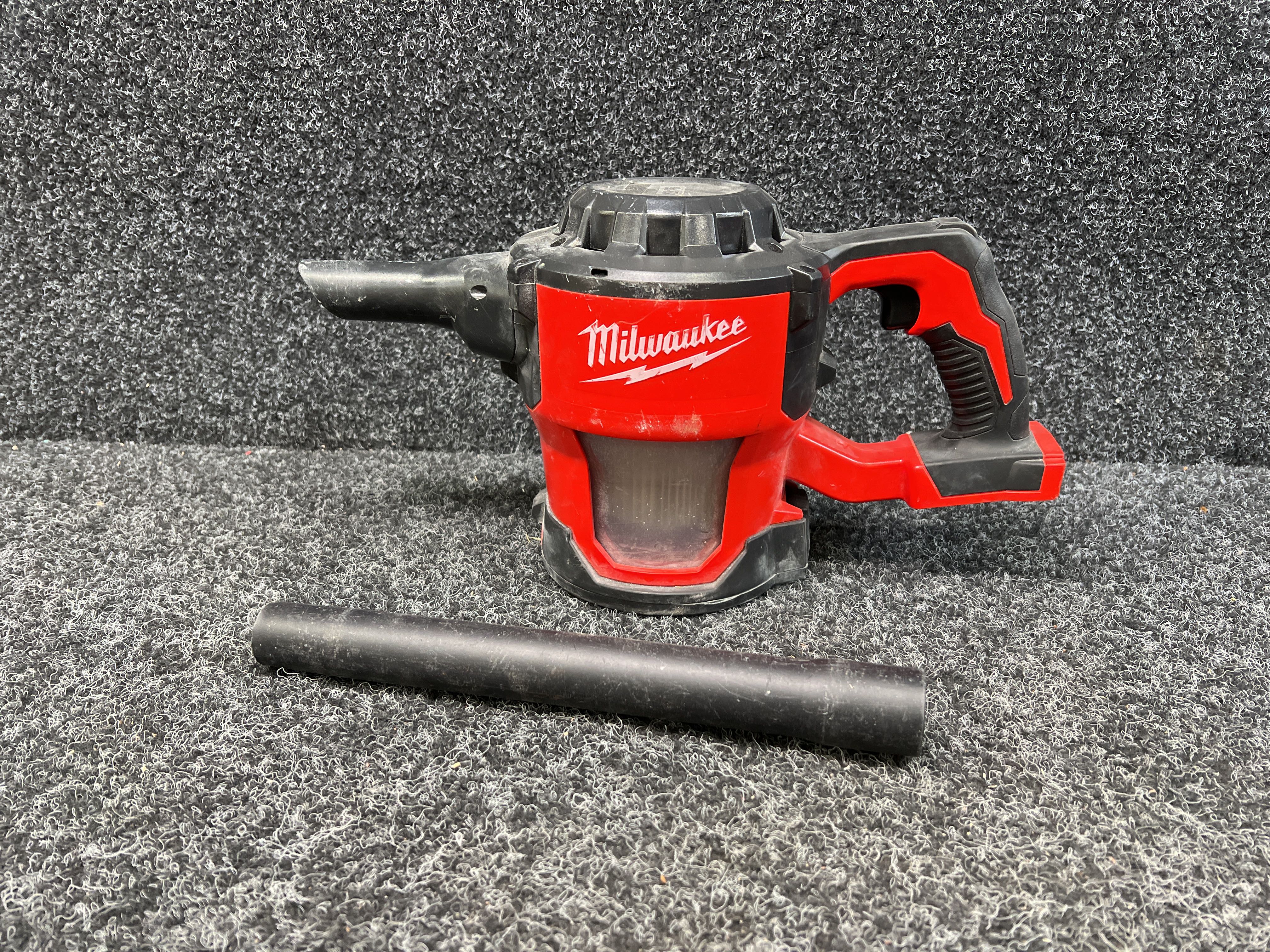 Handdammsugare Milwaukee M18 CV - Auktioner online - Nätauktioner ...