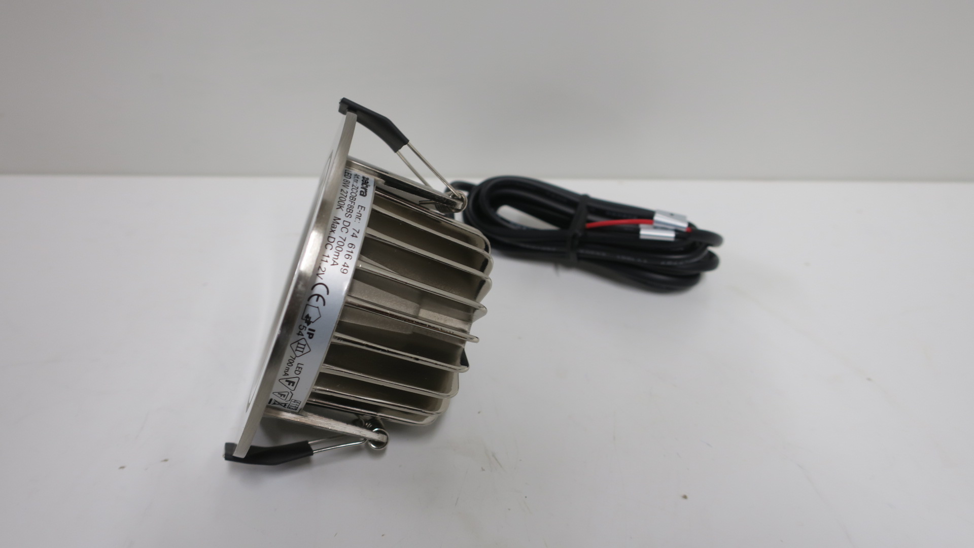 X 10st Zebra Downlight "Linz" 8W LED Fast Borstat stål - Auktioner ...