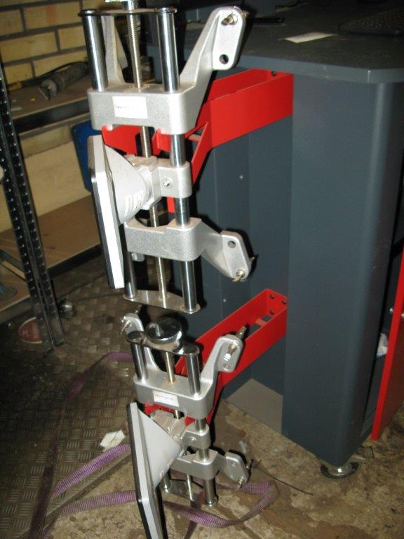 The wheel alignment mask 3D Wheel Aligner Sniper WA 100 - PS Auction ...