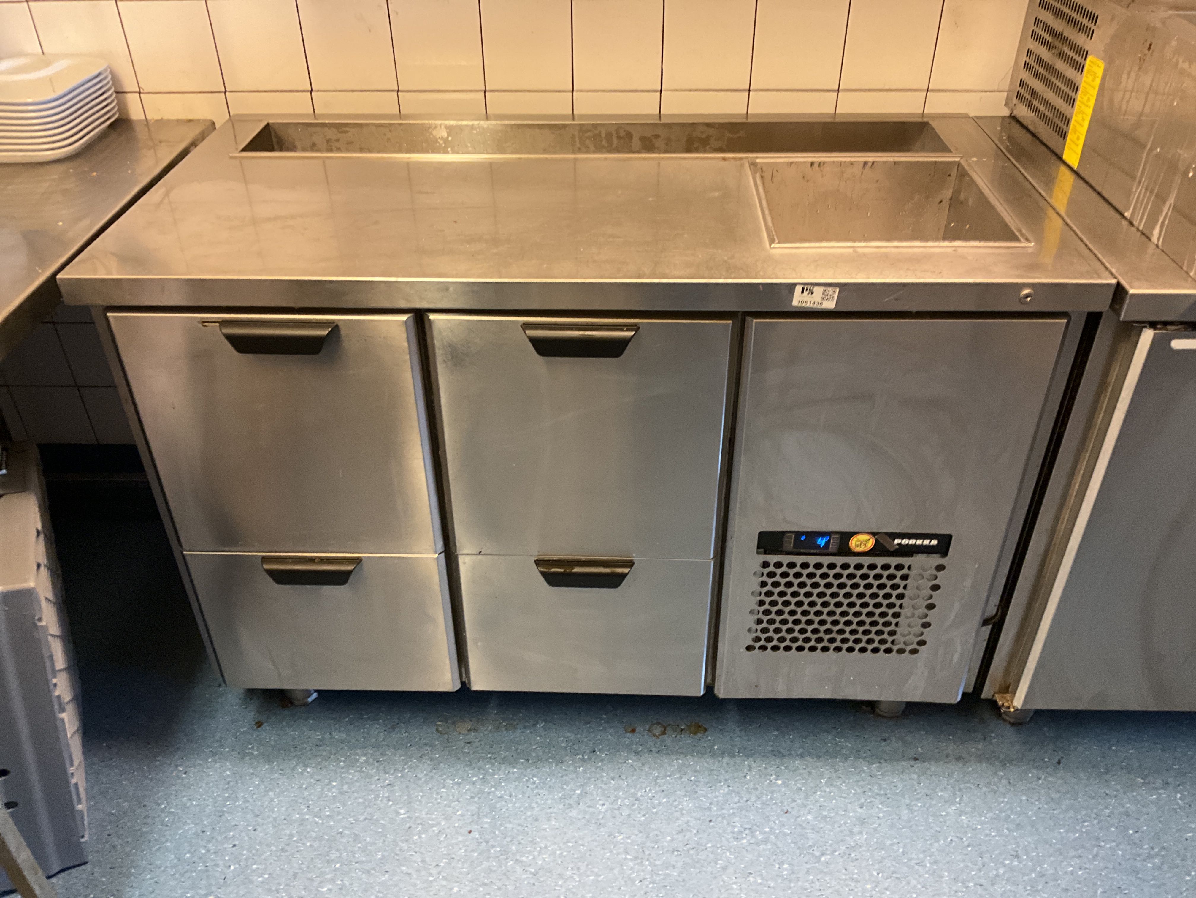 Porkka cooling bench with 4 drawers and cooling trough - PS Auction ...
