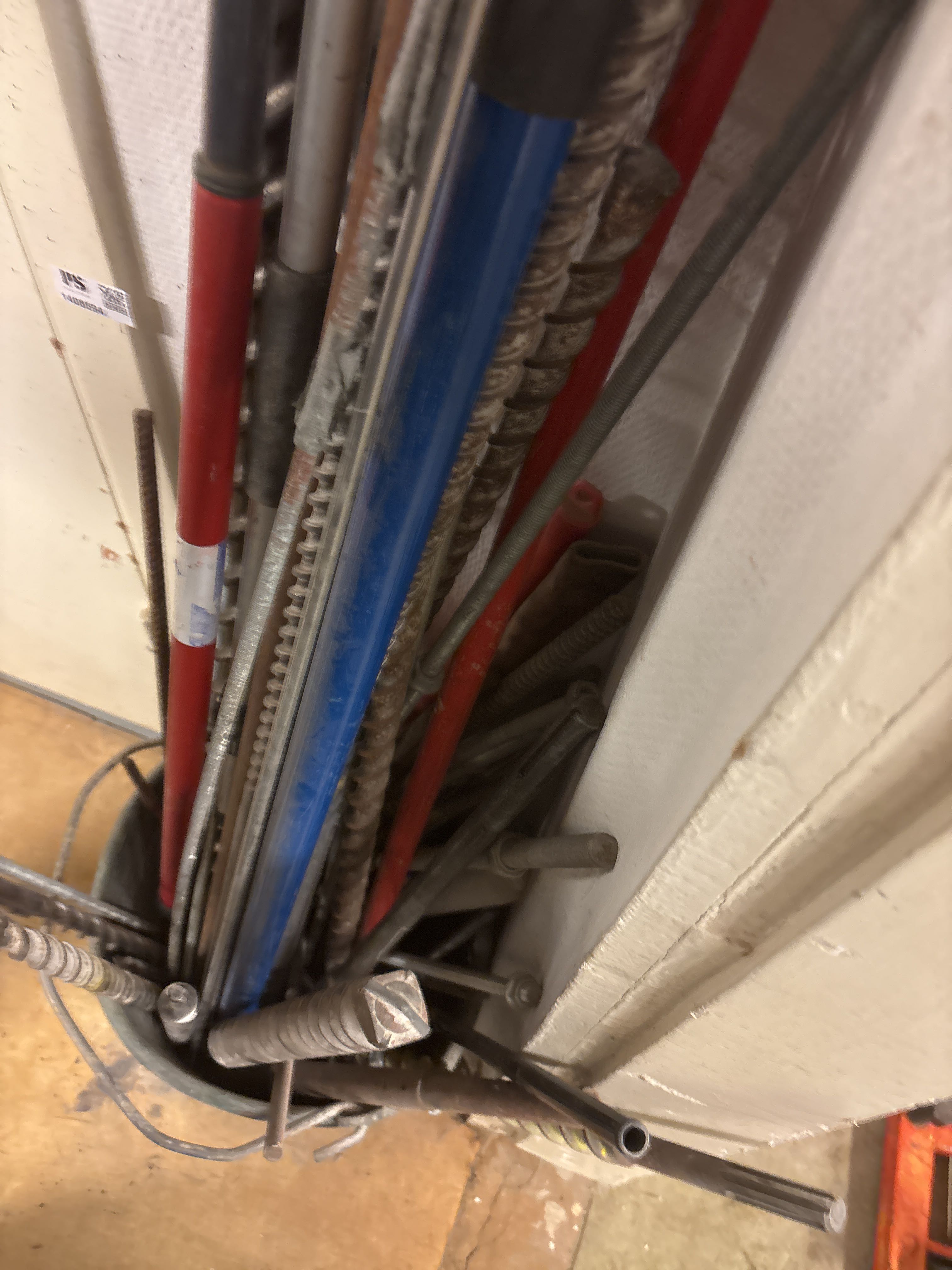 Hink med hålborrar och borrstänger - Auktioner online - Nätauktioner ...